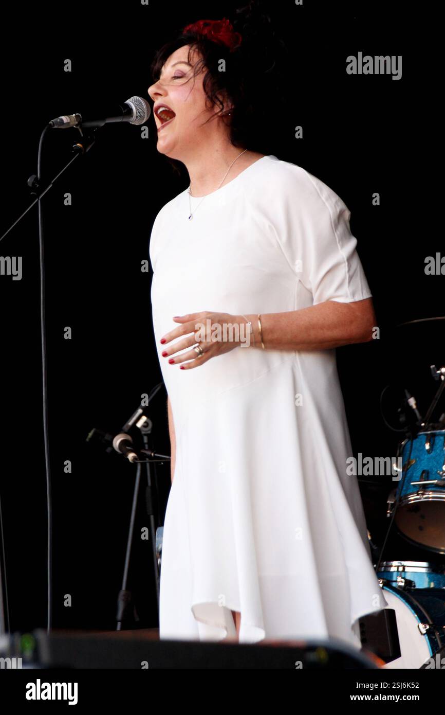 Deacon Blue, The line-up of the band consists of vocalists Ricky Ross ...