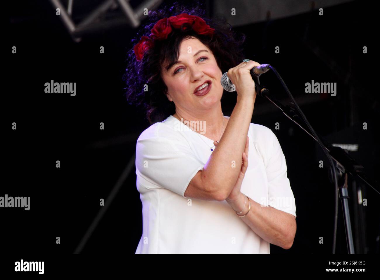 Deacon Blue, The line-up of the band consists of vocalists Ricky Ross ...