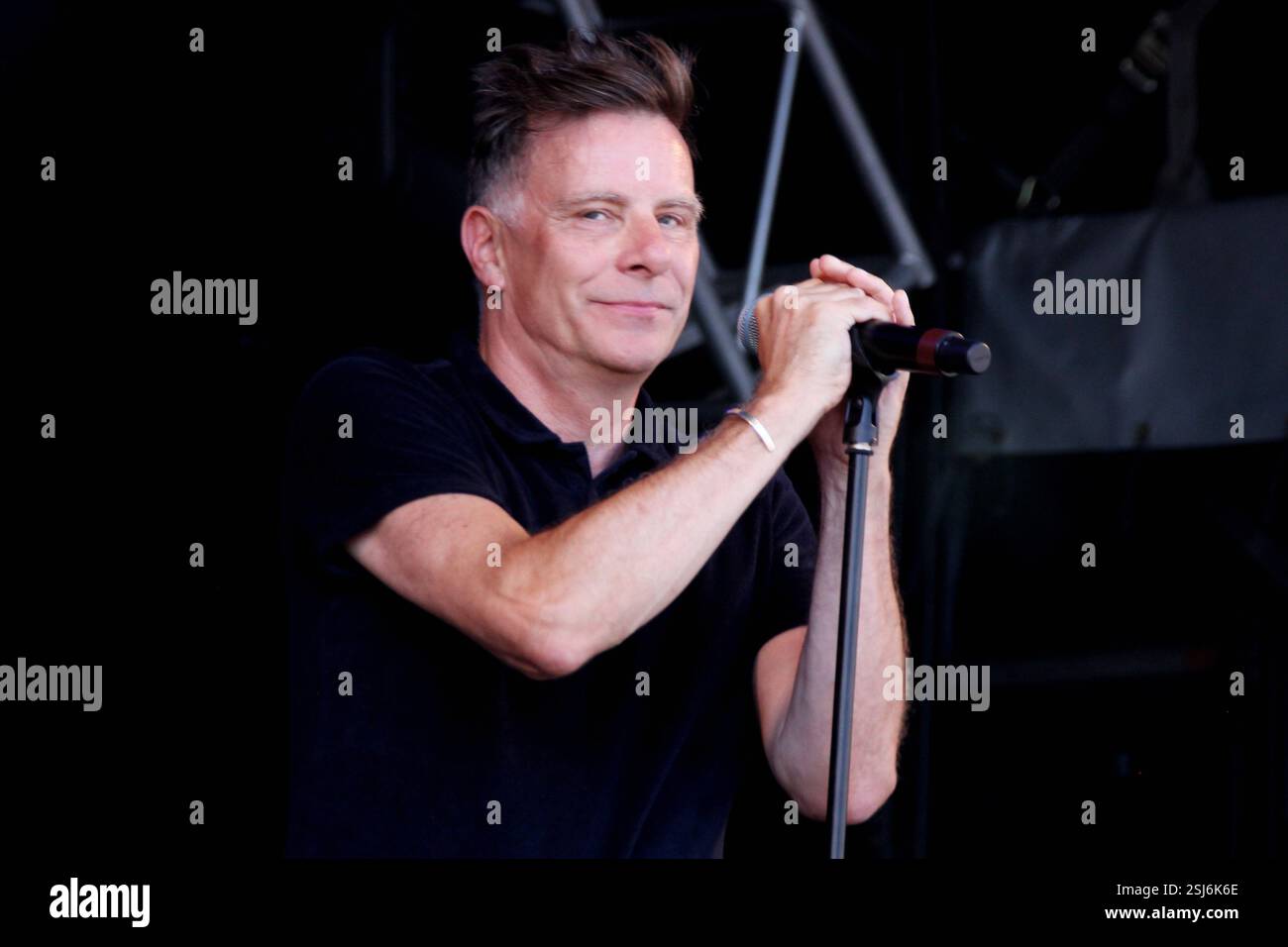 Deacon Blue, The line-up of the band consists of vocalists Ricky Ross ...
