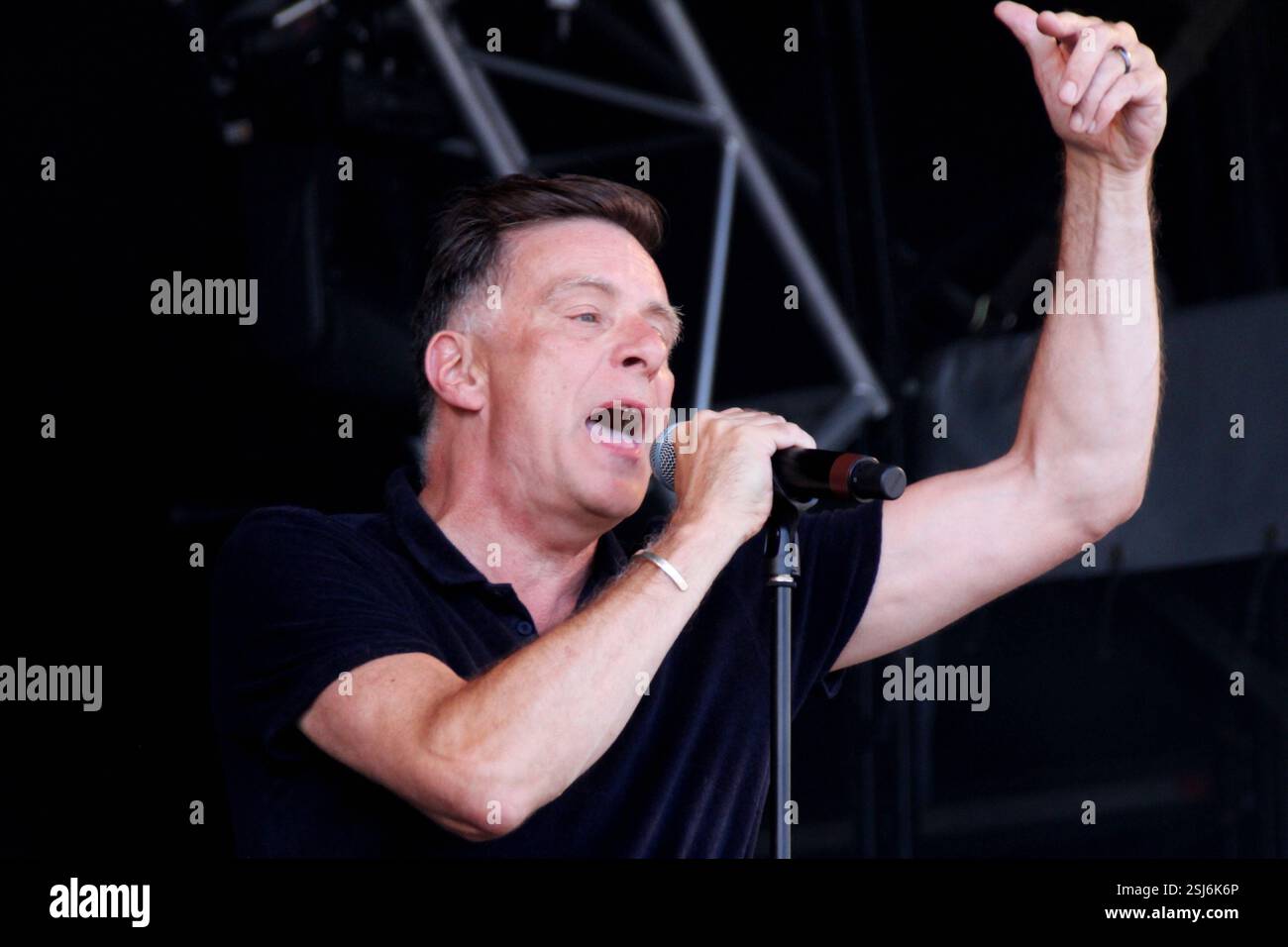 Deacon Blue, The line-up of the band consists of vocalists Ricky Ross ...