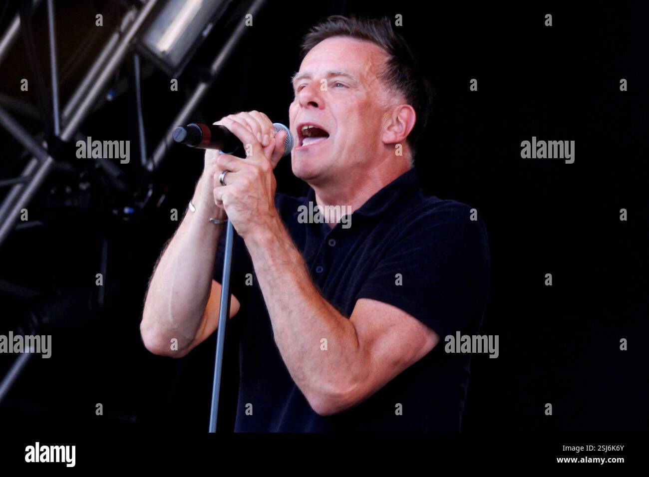 Deacon Blue, The line-up of the band consists of vocalists Ricky Ross ...