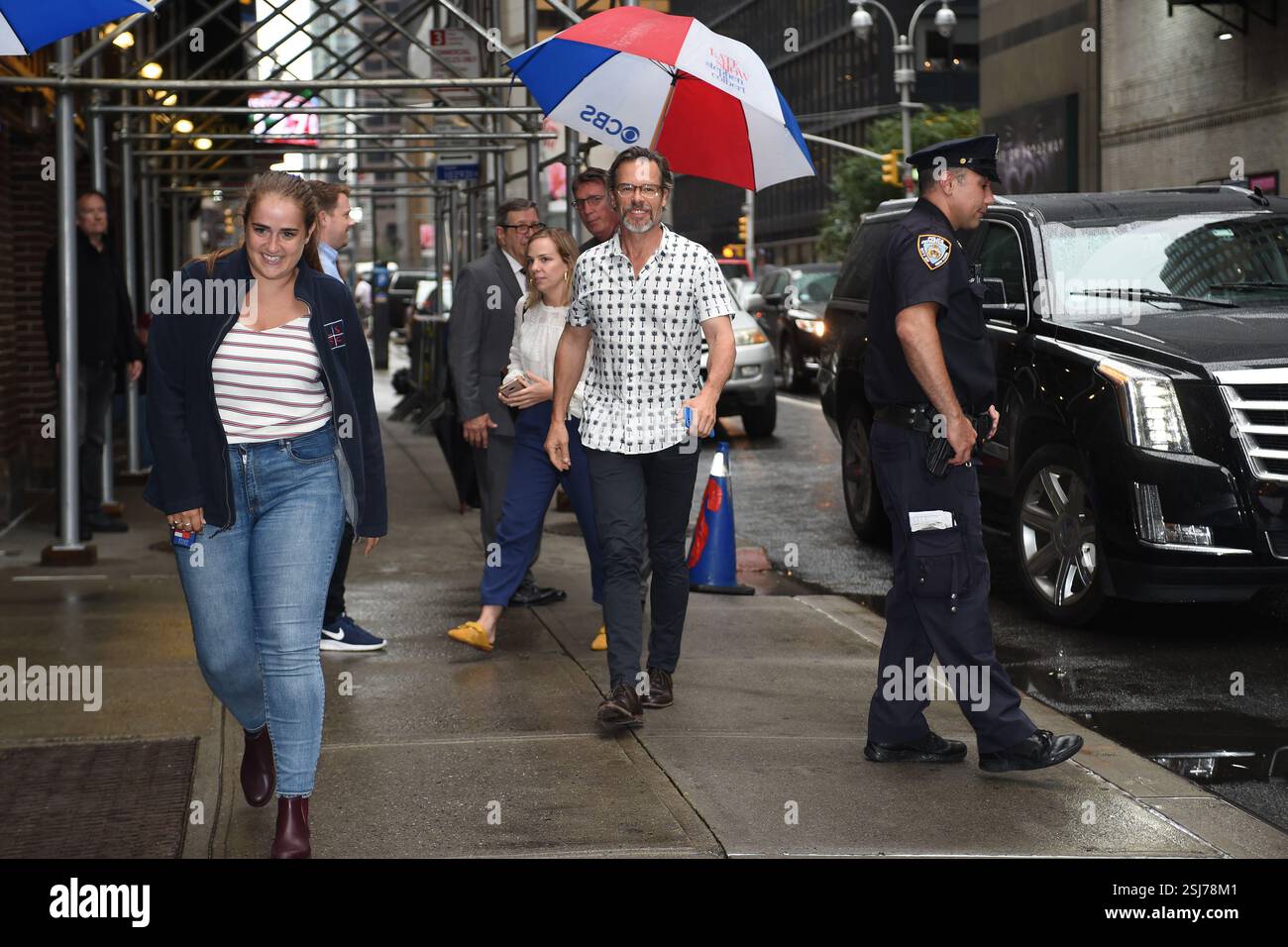 Guy Pearce made an appearance on 'The Late Show with Stephen Colbert ...