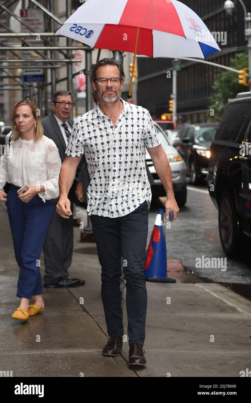 Guy Pearce made an appearance on 'The Late Show with Stephen Colbert ...