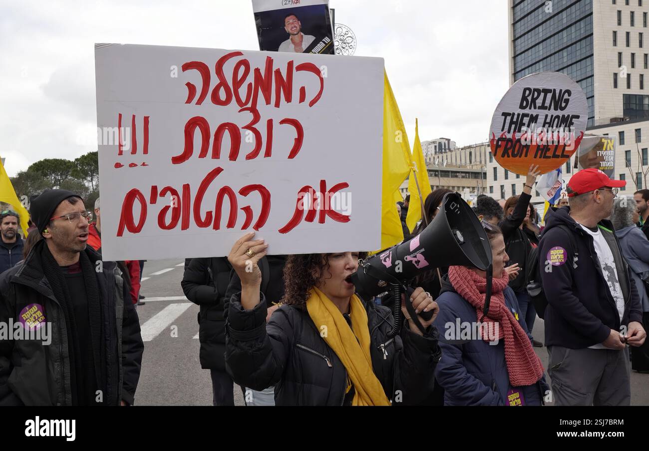 Hostage notice hi-res stock photography and images - Alamy