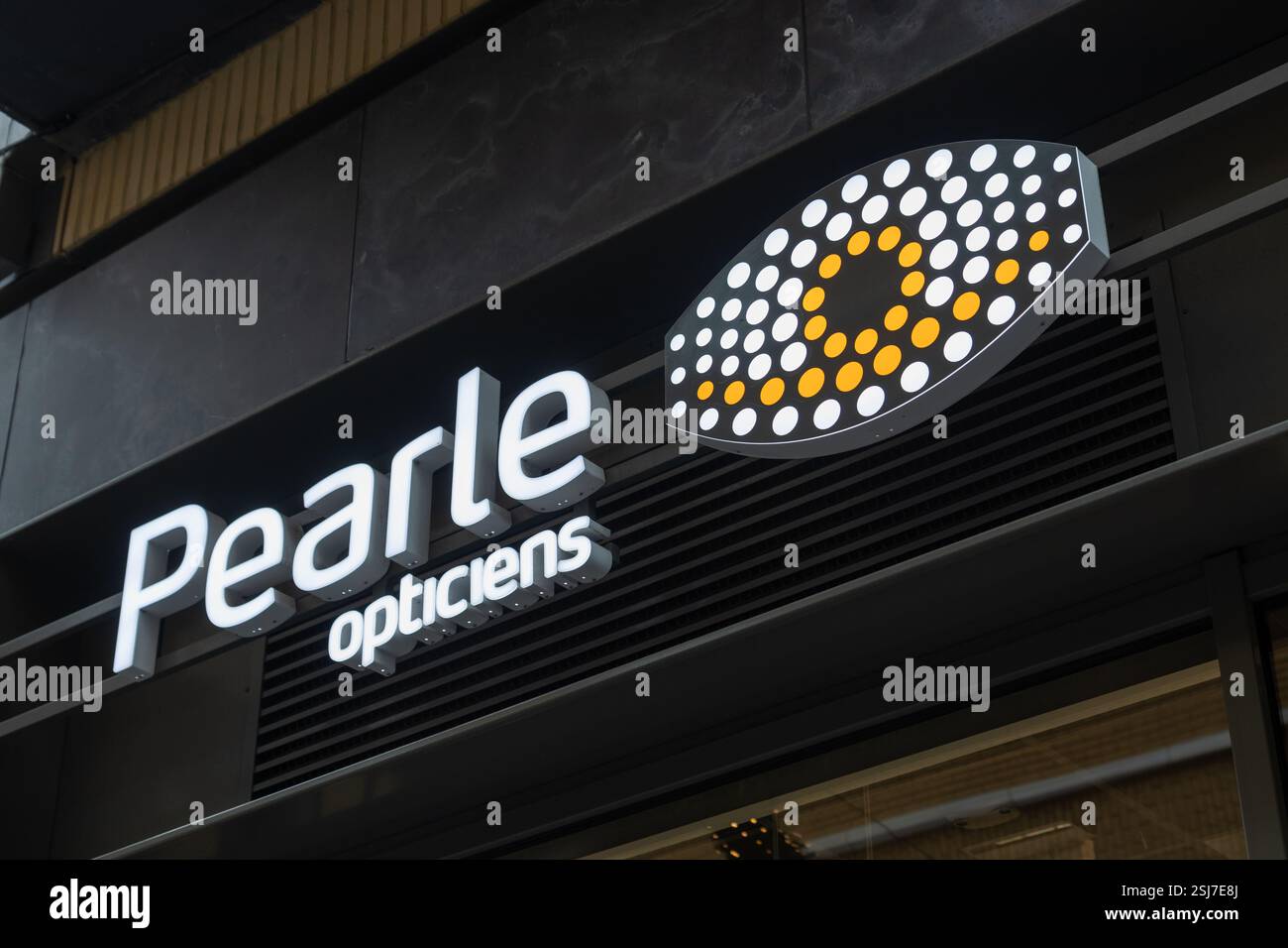 Pearle Studio Opticien store Leidsche Rijn, Utrecht, the Netherlands ...
