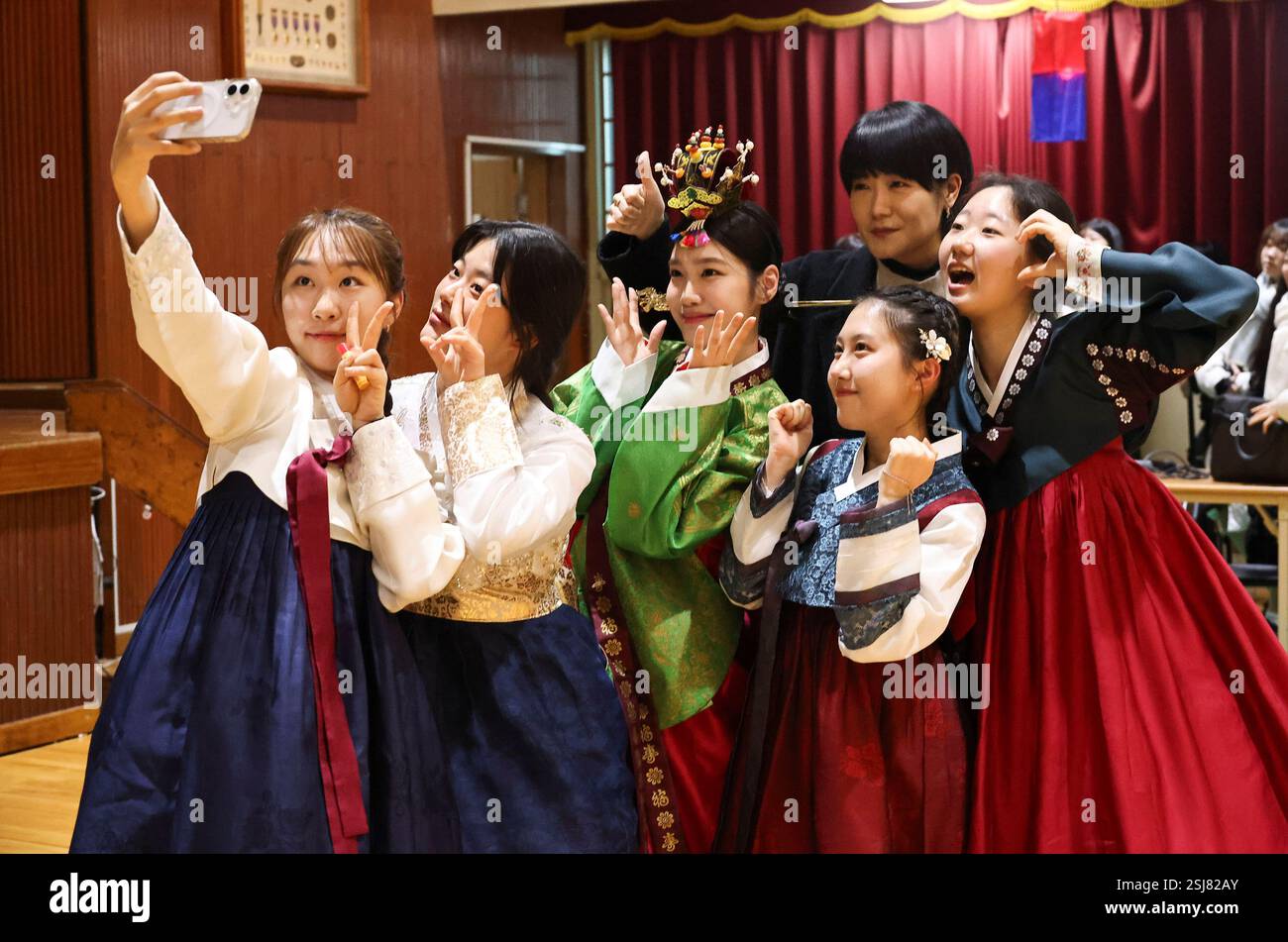 Seoul, South Korea. 11th Feb, 2025. Graduates wearing traditional ...