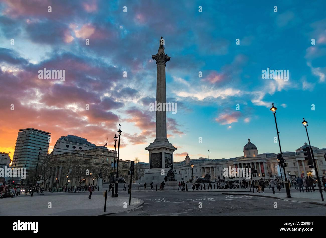 Column junction hi-res stock photography and images - Alamy