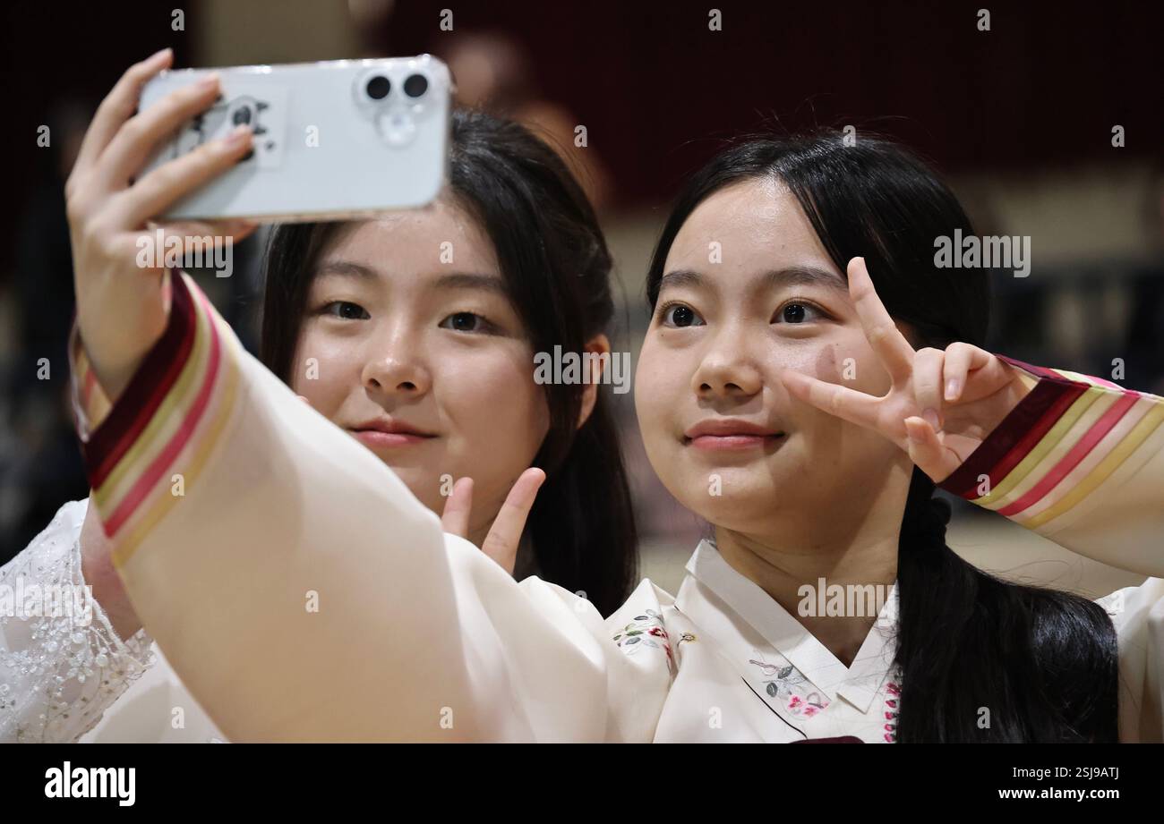 Graduation ceremony at Dongmyeong girls high school South Korea Girls ...