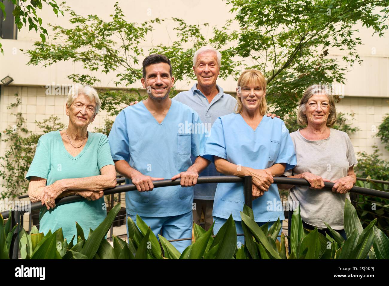 A rehabilitation facility with friendly staff and happy seniors ...