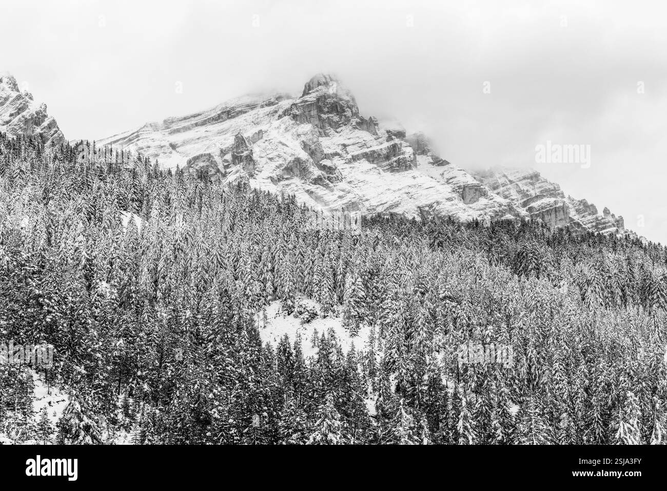 Rugged peaks partially hi-res stock photography and images - Alamy