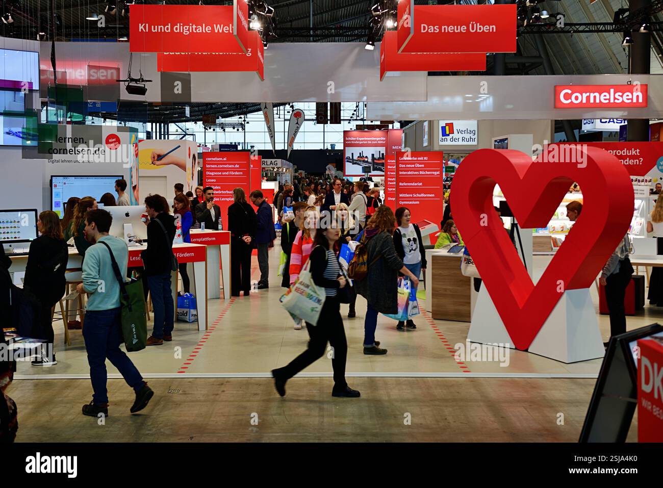 11.2.2025 Didacta Stuttgart Didacta Bildungsmesse 2025 in Stuttgart, etwa 700 Aussteller ...