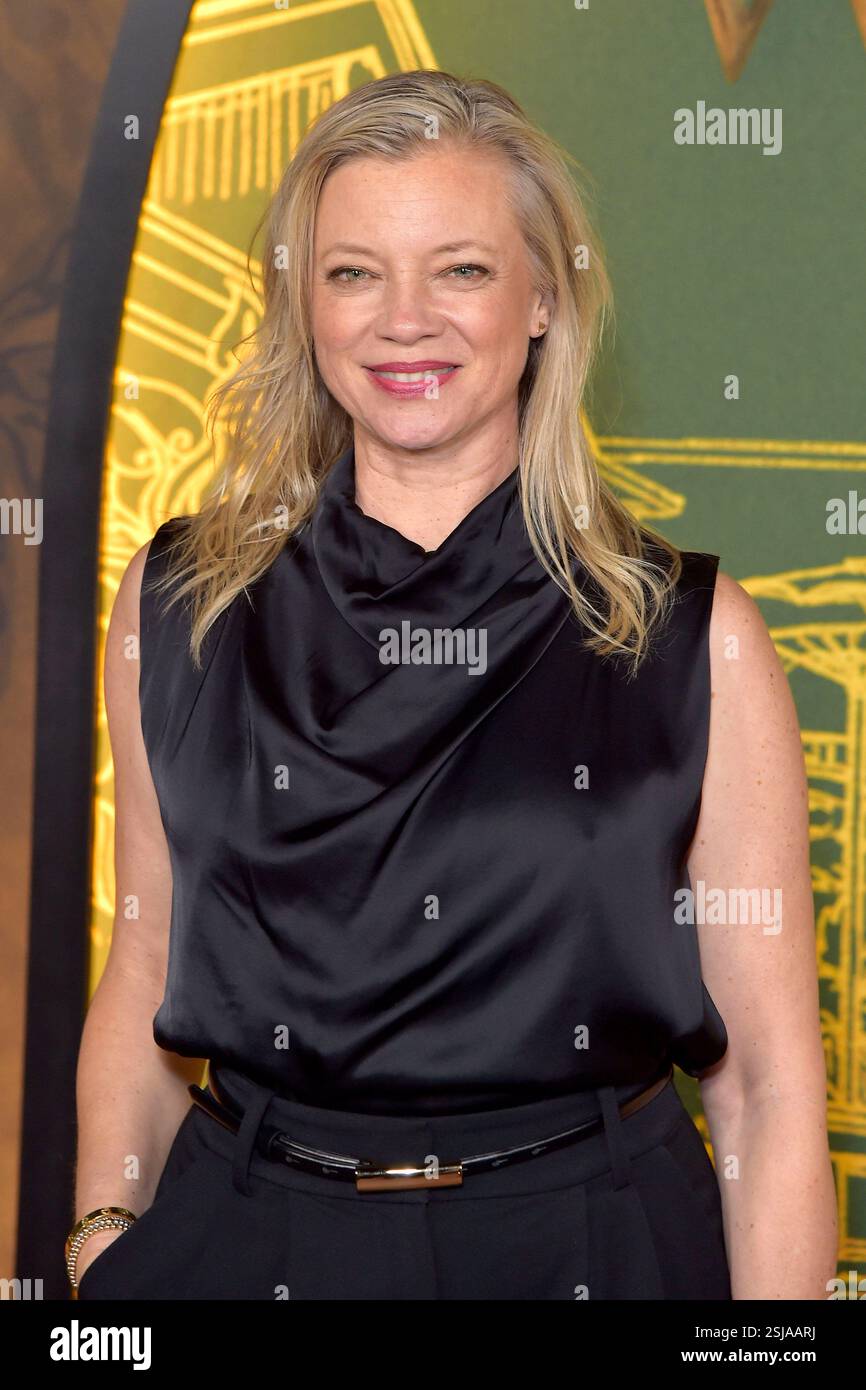 Amy Smart bei der Premiere der 3. Staffel der HBO Serie The White Lotus ...