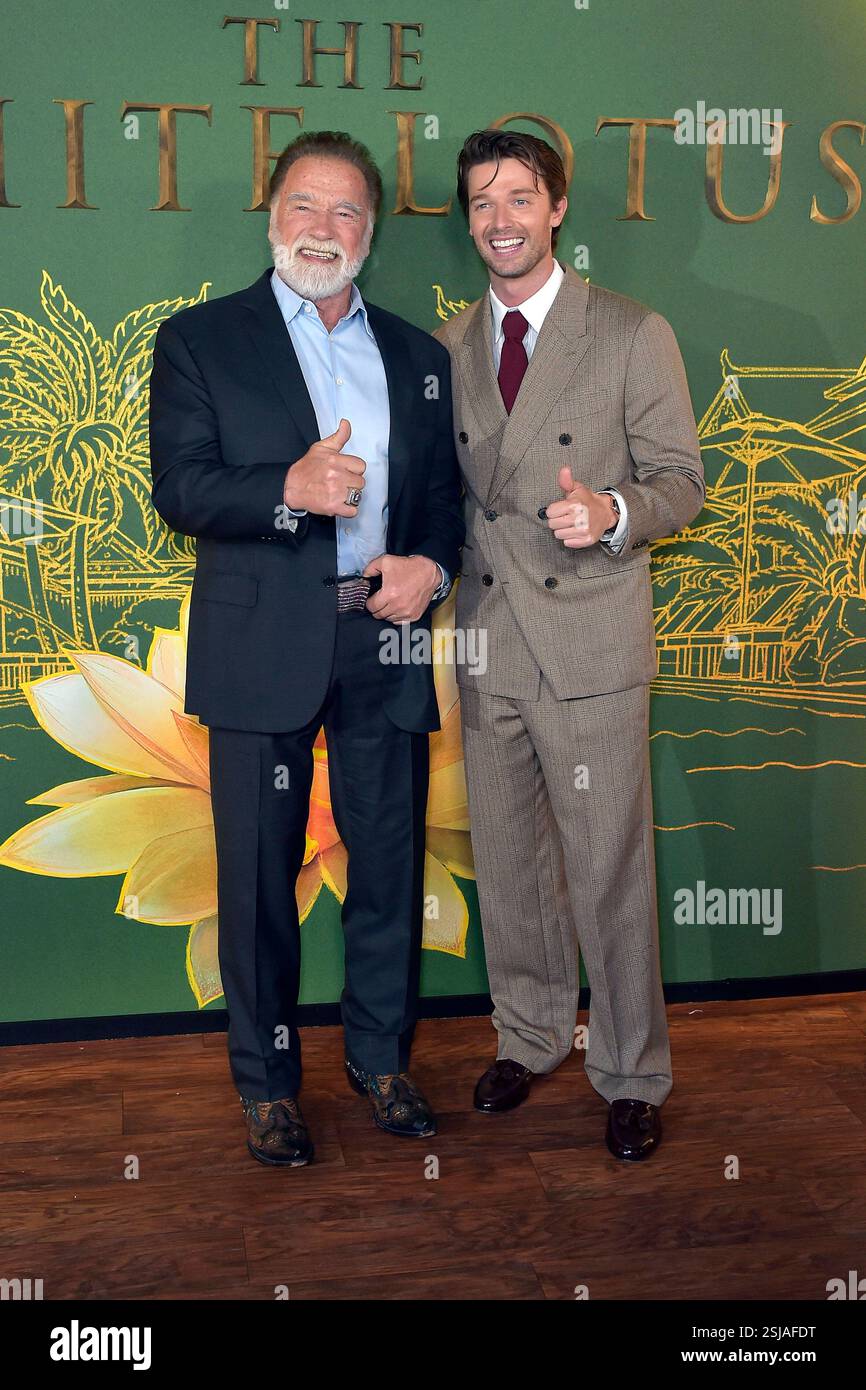 Arnold Schwarzenegger, mit Sohn Patrick Schwarzenegger bei der Premiere ...