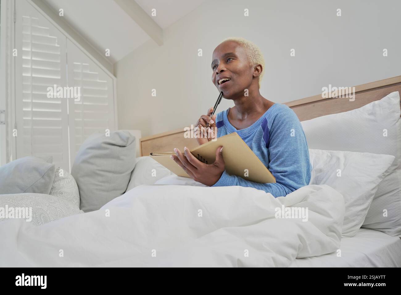 Woman of note hi-res stock photography and images - Alamy