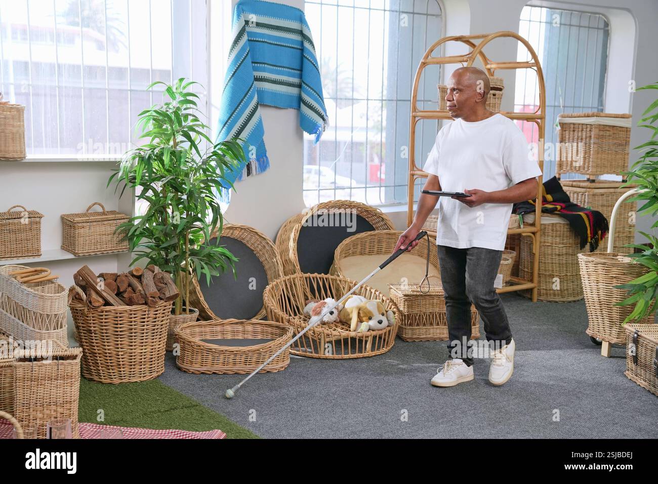 Blind man visually impaired hi-res stock photography and images - Alamy