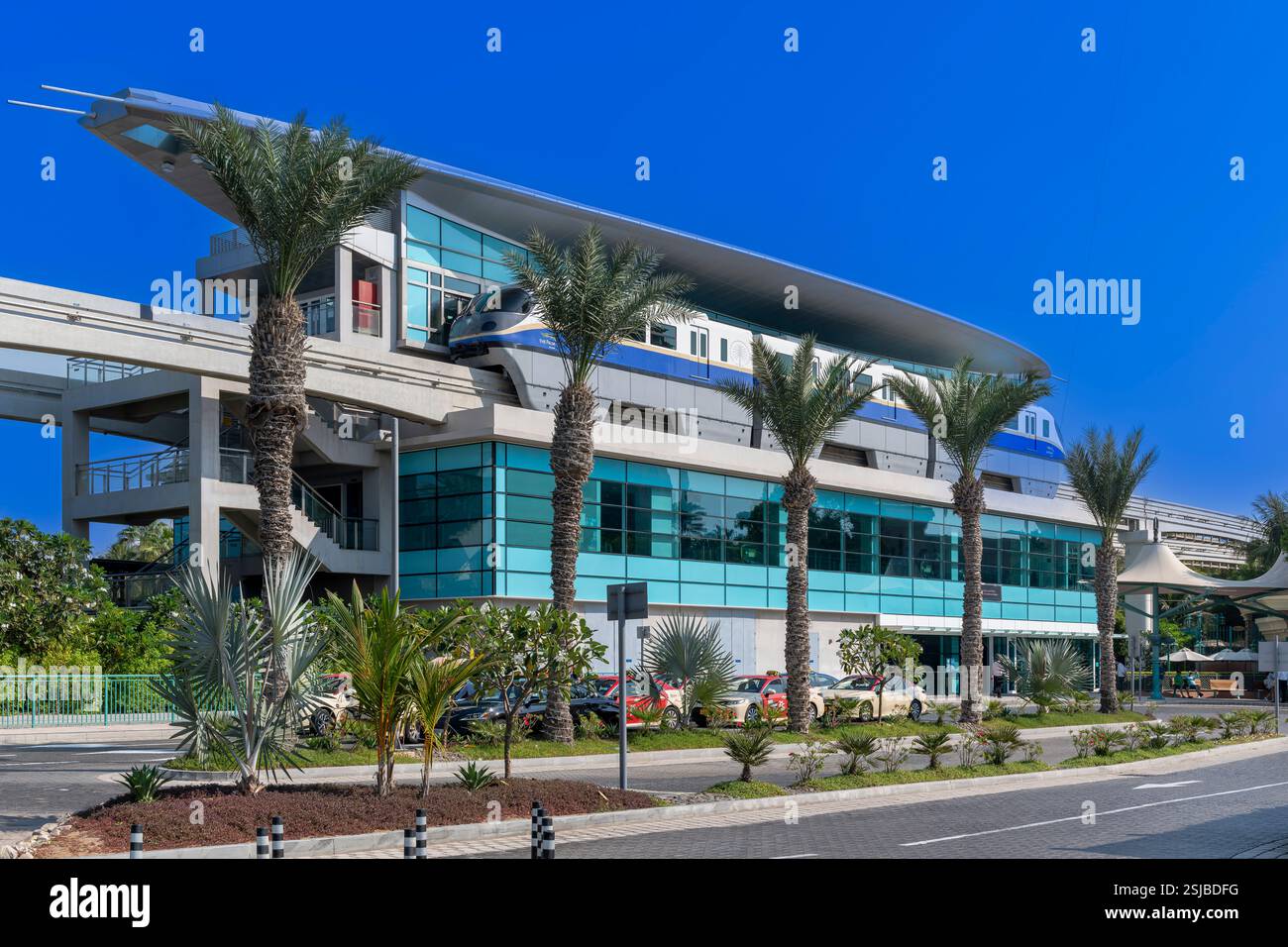 Dubai’s new monorail runs from Palm Jumeirah Monorail Station on the ...