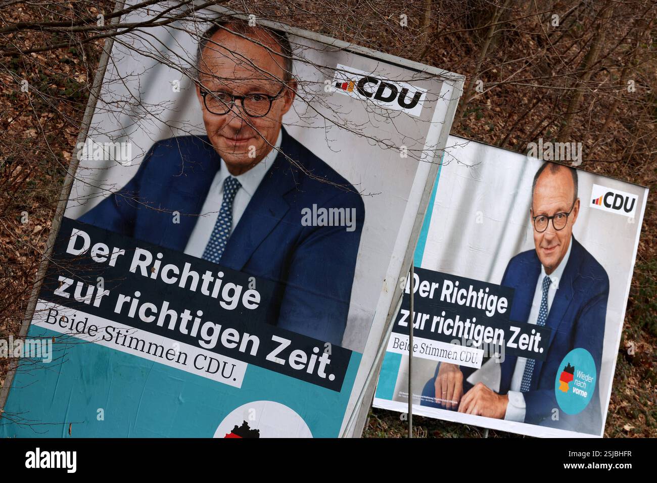 Zwei Wahlplakate zur Bundestagswahl von der CDU mit Kanzlerkandidat ...