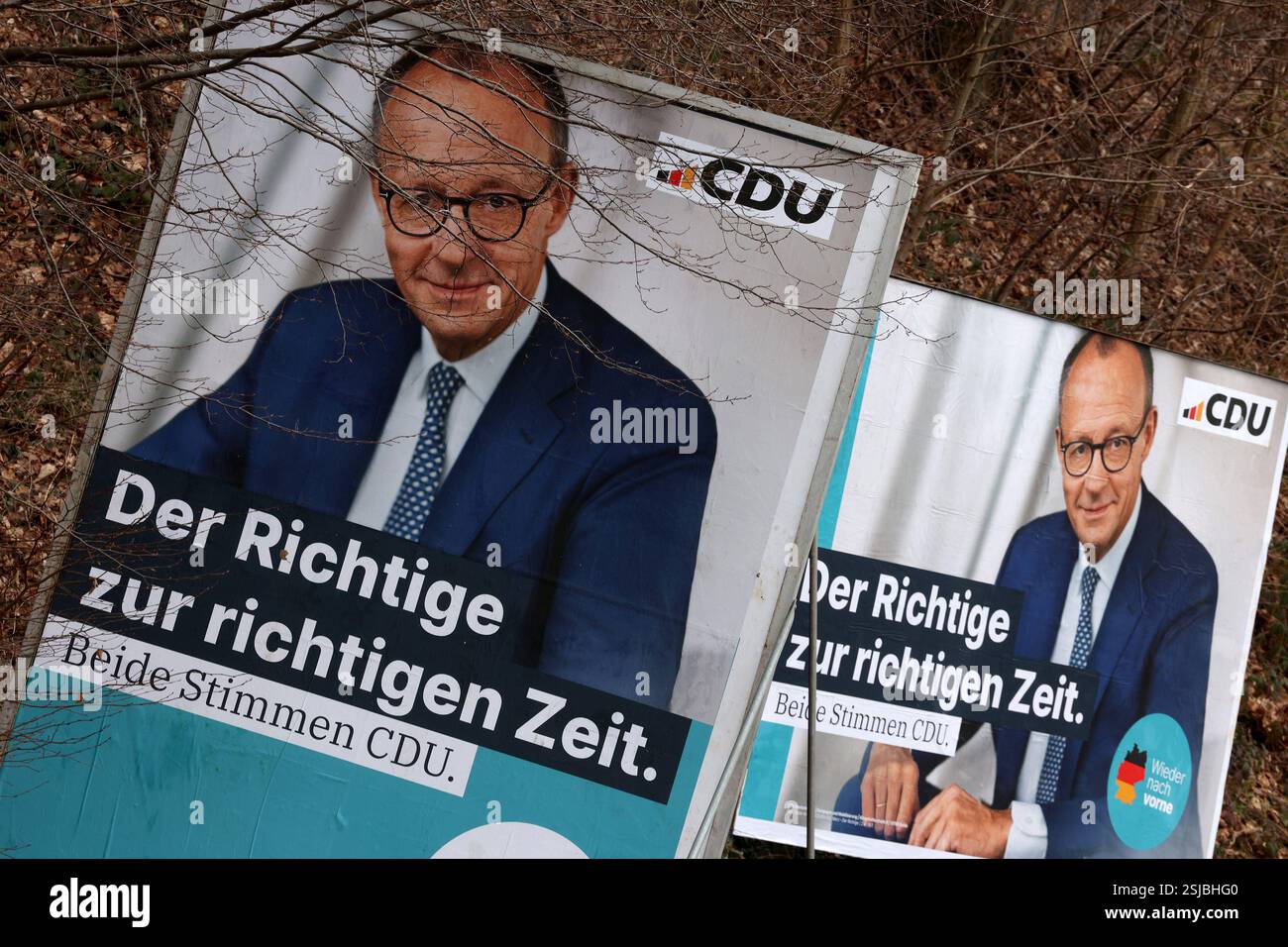 Zwei Wahlplakate zur Bundestagswahl von der CDU mit Kanzlerkandidat ...