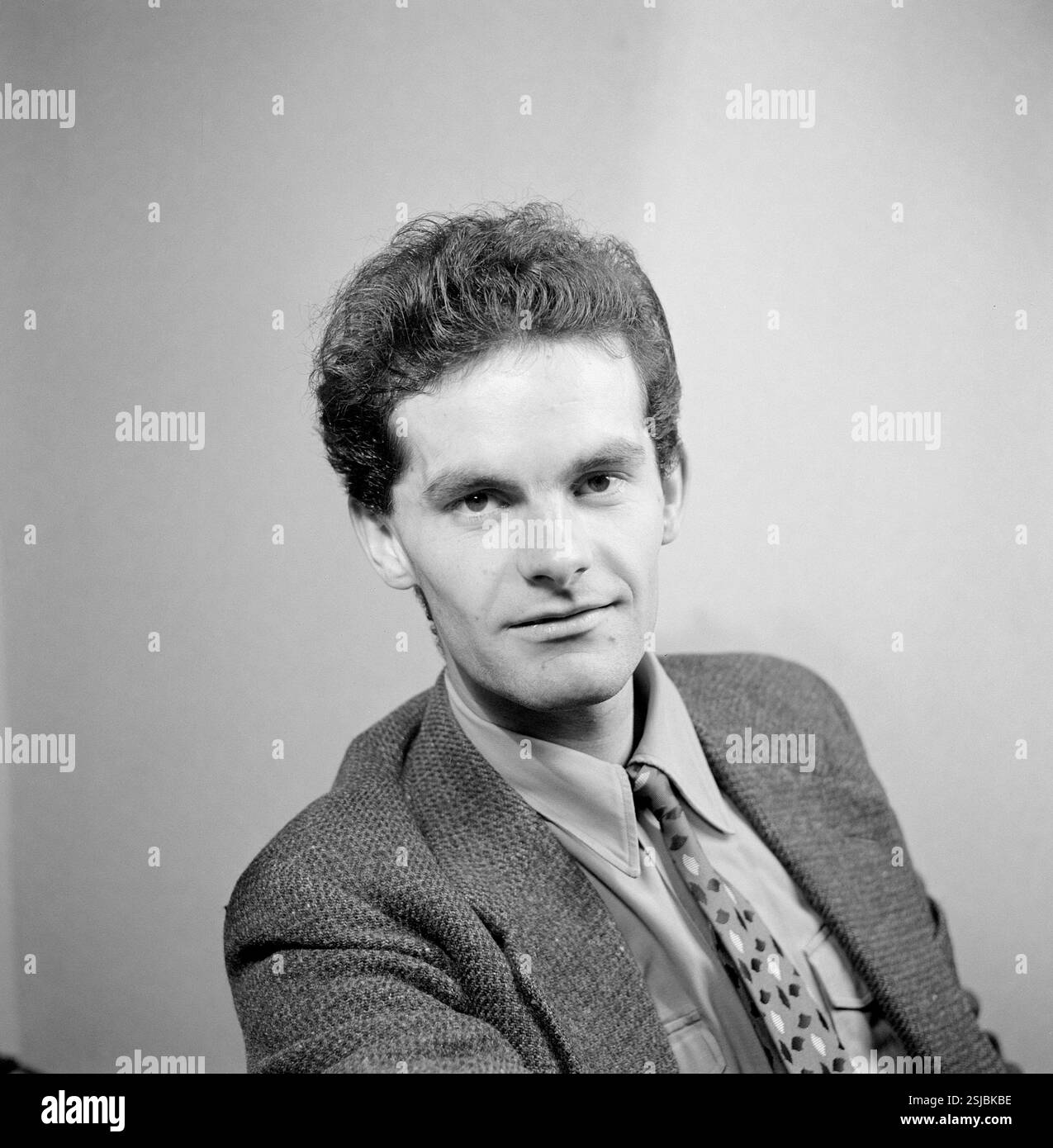 Reporter portrat hi-res stock photography and images - Alamy