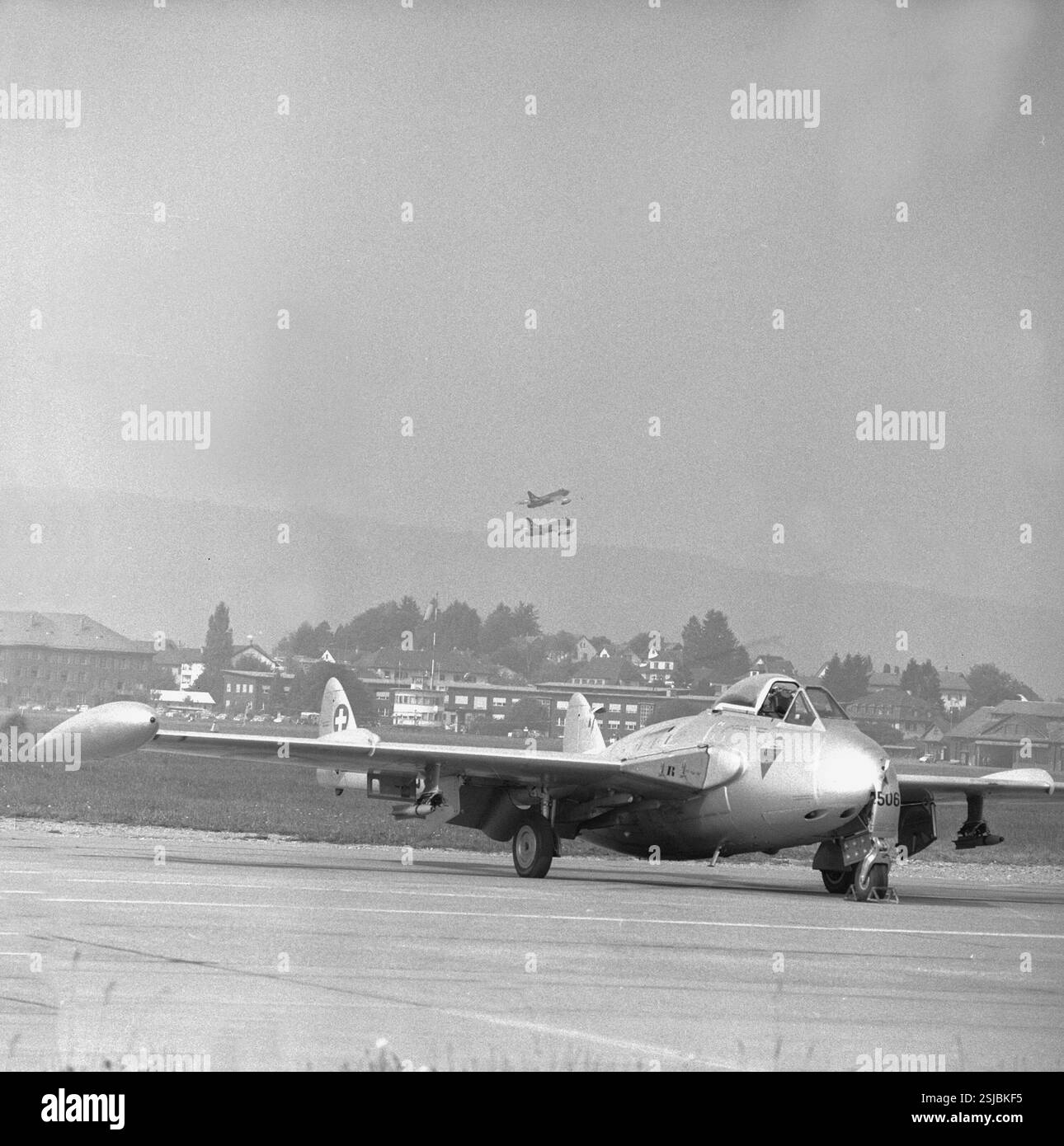 Kampfjet auf dem Militärflugplatz Dübendorf 1960#Fighter jet at ...
