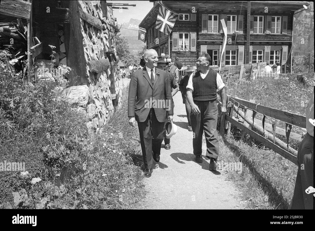 Dewet Buri an Teileröffnung der Schilthornbahn, 1965#Dewet Buri at ...