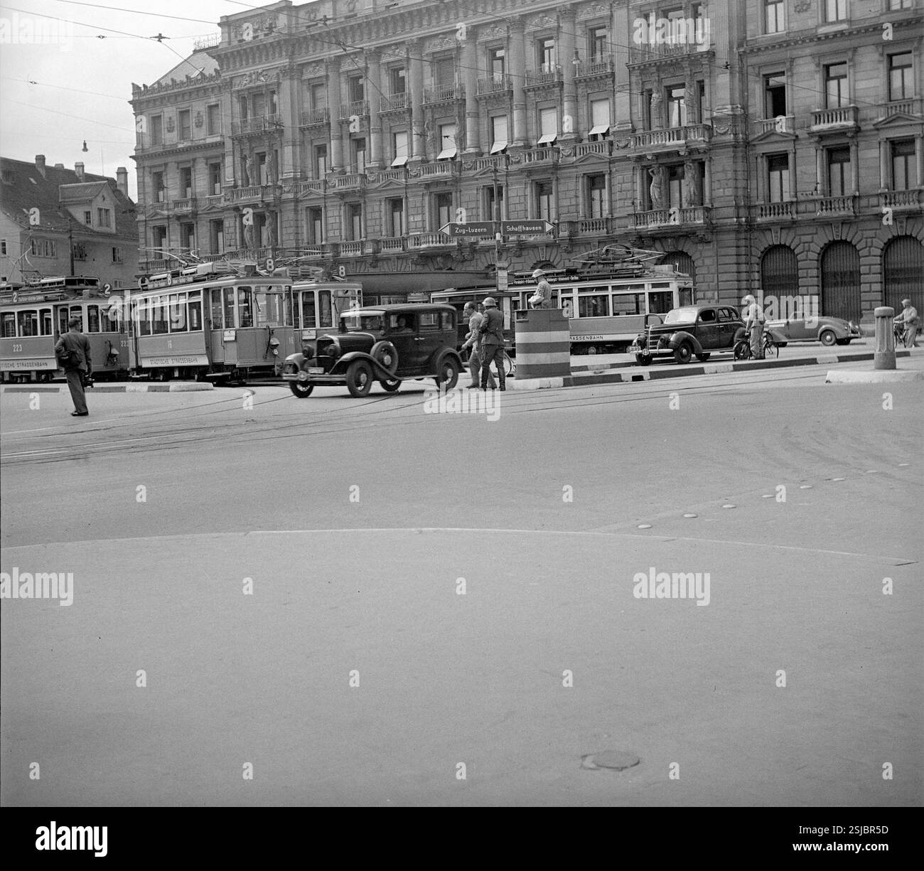 WK 2: Fliegeralarm Zürich 1939: Paradeplatz#WW 2: air raid warning ...
