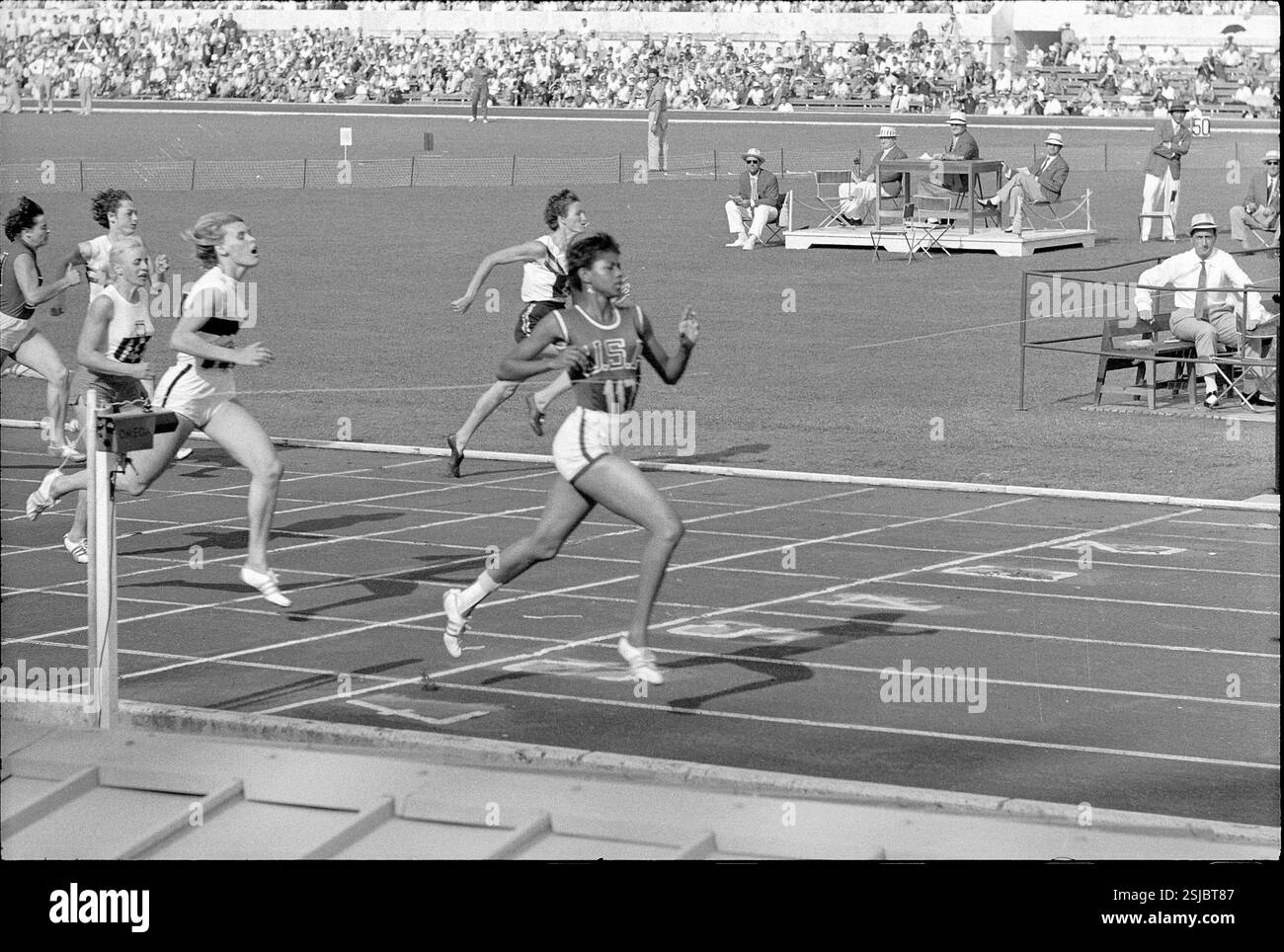 Rom 1960: Damen 200m 2. Halbfinal; Wilma Rudolph siegt#Rome 1960: 200m ladies second semi-final ...
