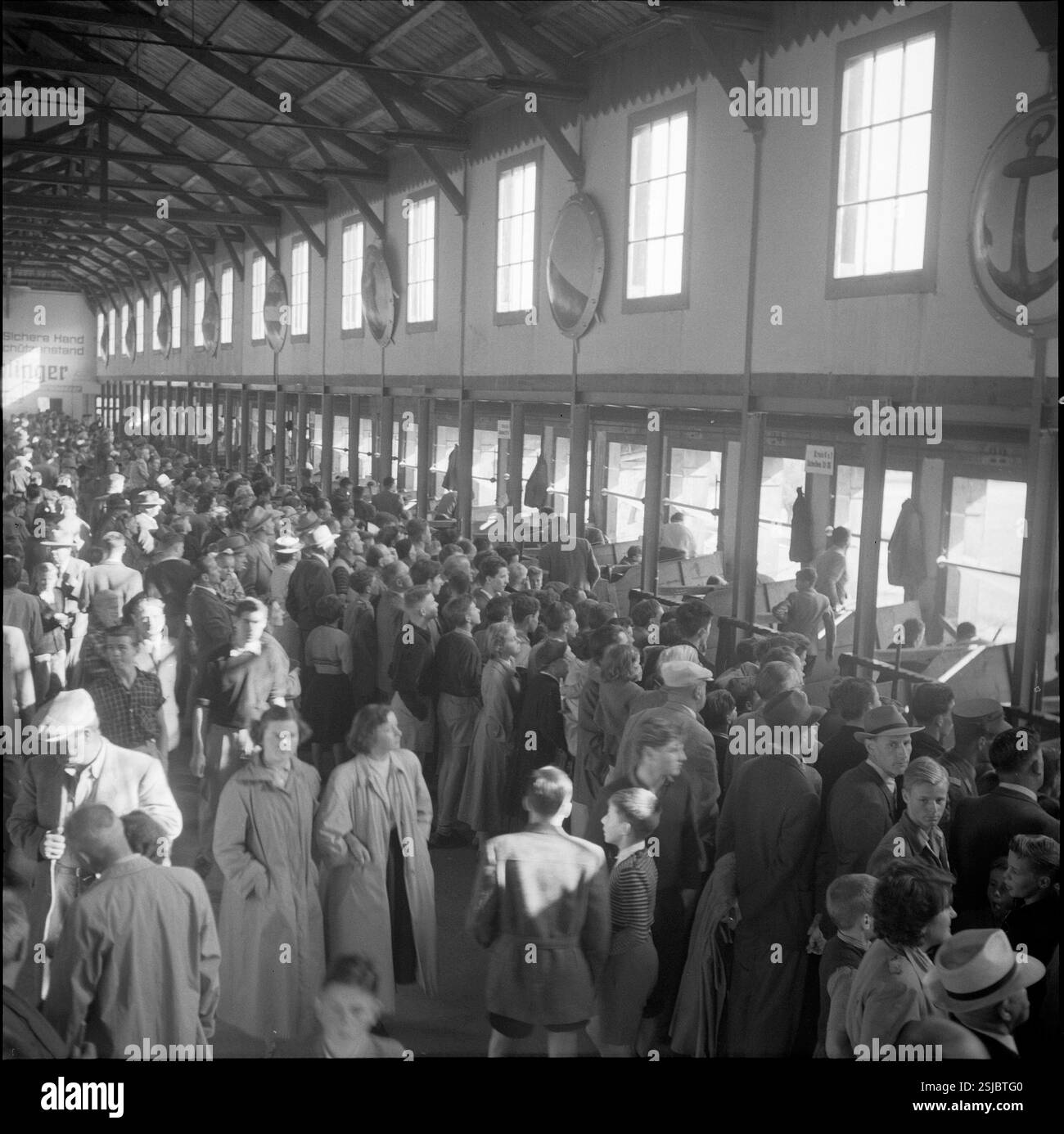 Schiesshalle, Zürcher Knabenschiessen 1953#Shooting house ...