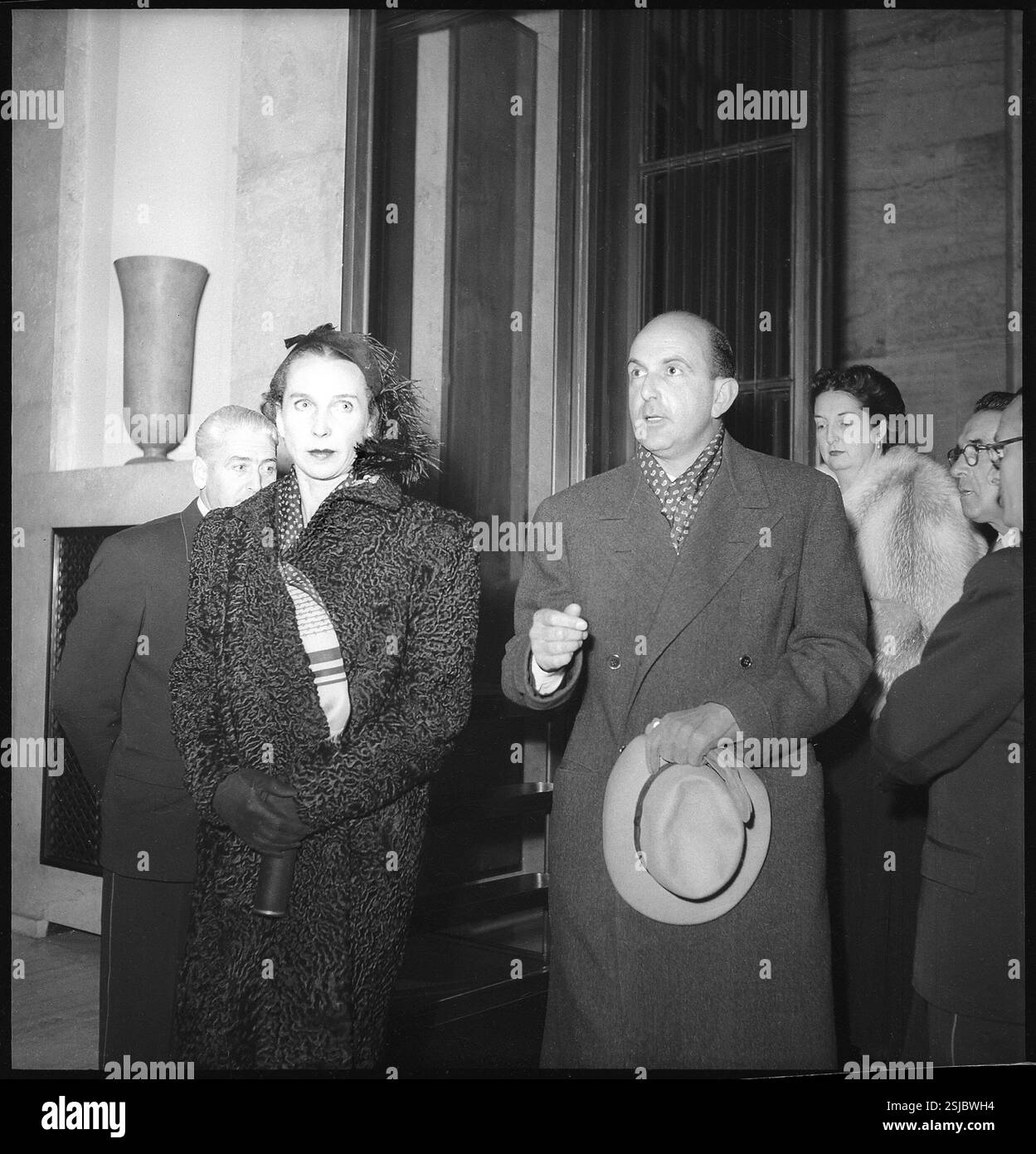 Exkönig Umberto II. von Italien mit seiner Frau Marie José, 1950#Ex ...