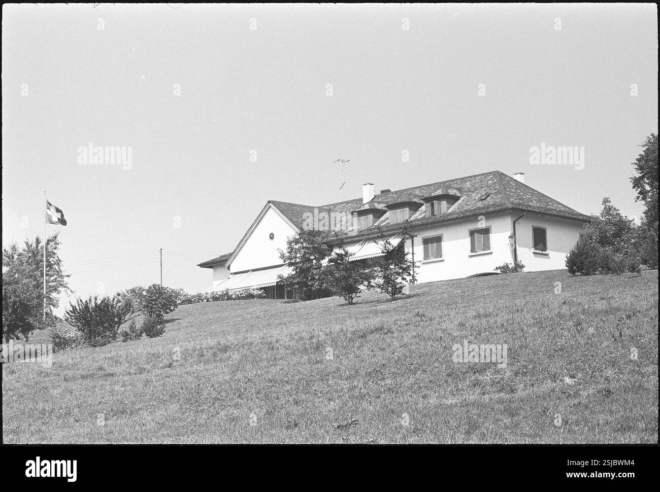 General Mobutu: Villa am Genfersee, 1968#General Mobutu: villa near ...