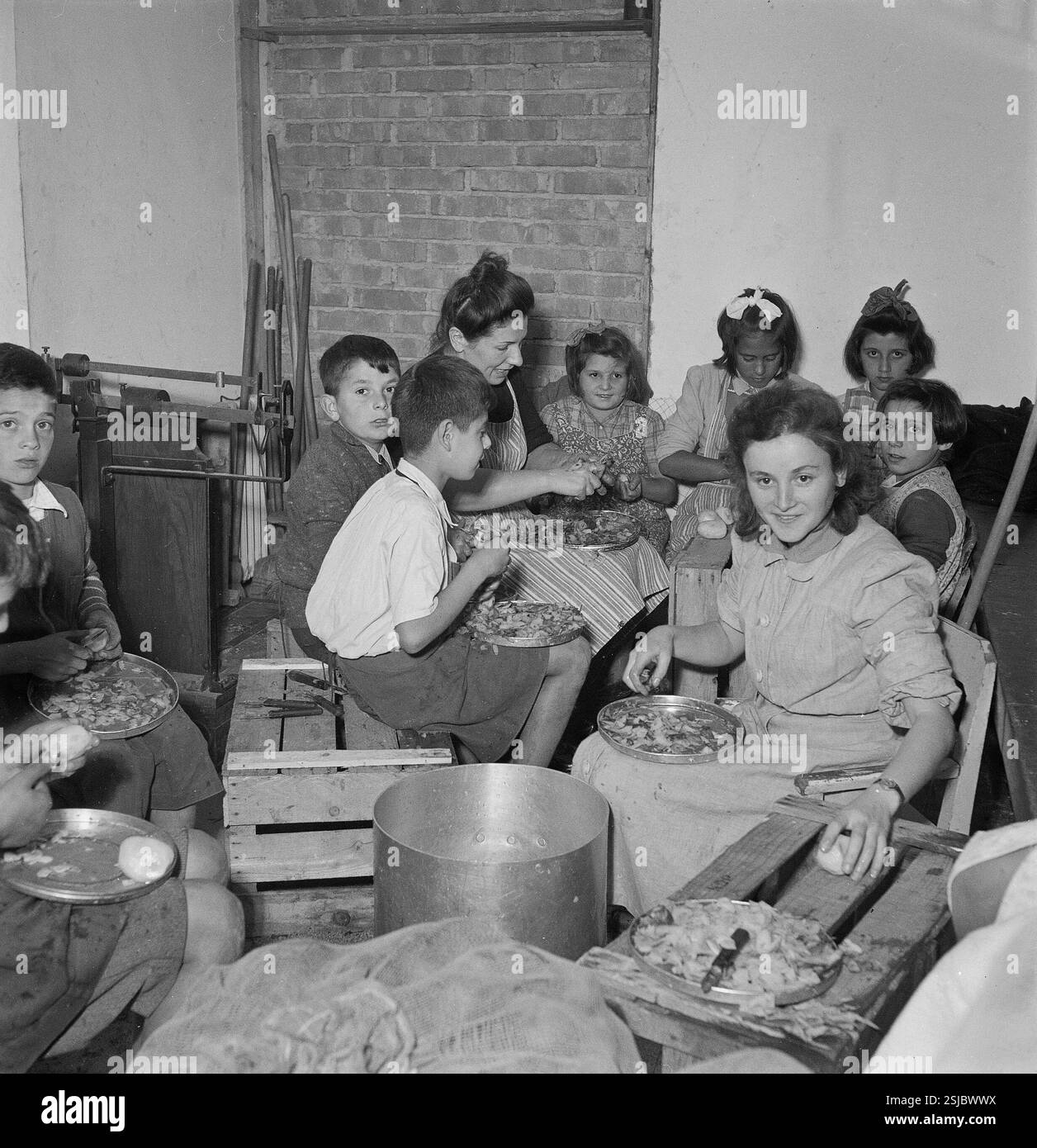 Italienischer Waisenkinder, Kinderdorf Pestalozzi 1948#Italian Orphan ...