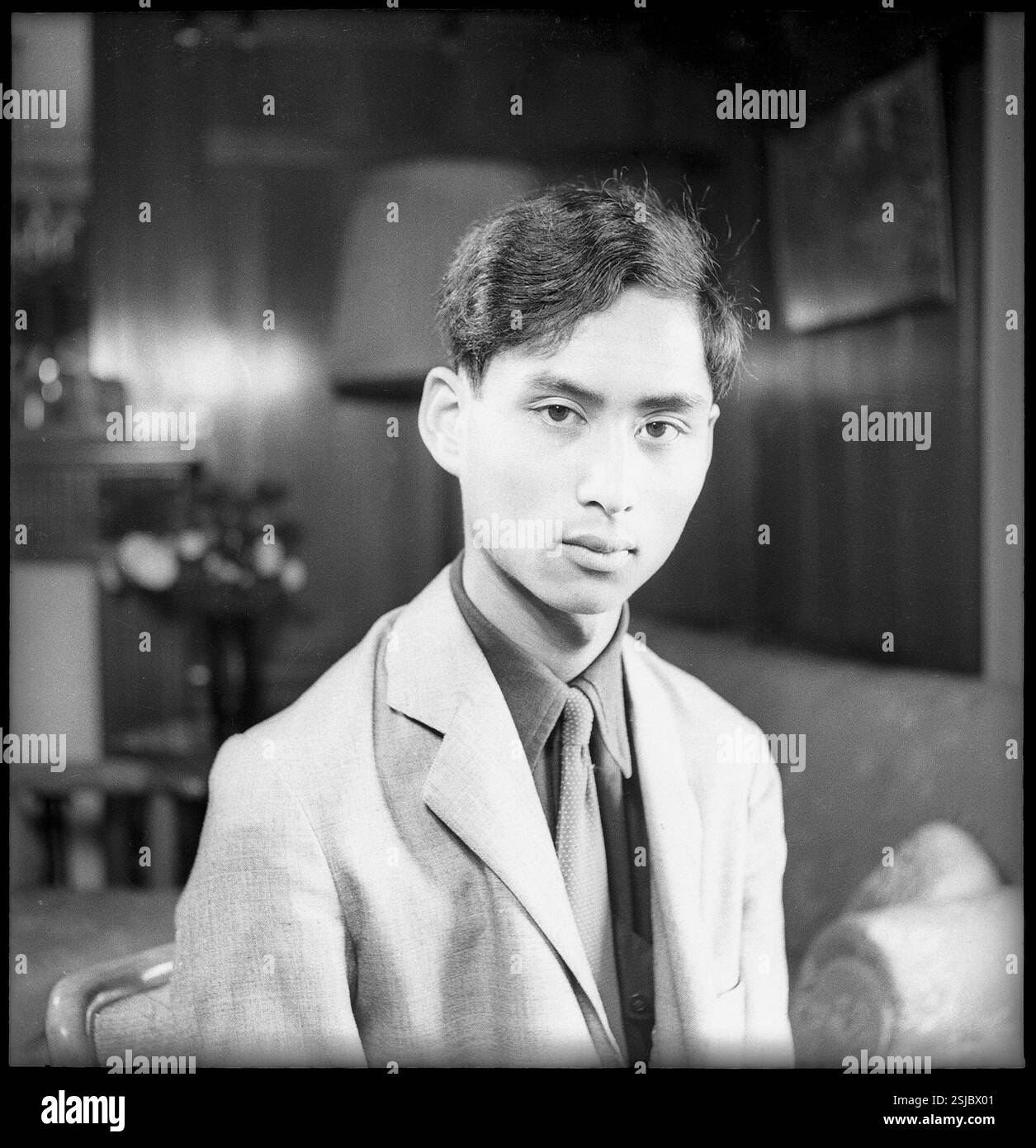 Kronprinz Ananda Mahidol von Thailand, 1945#Crown Prince Ananda Mahidol ...