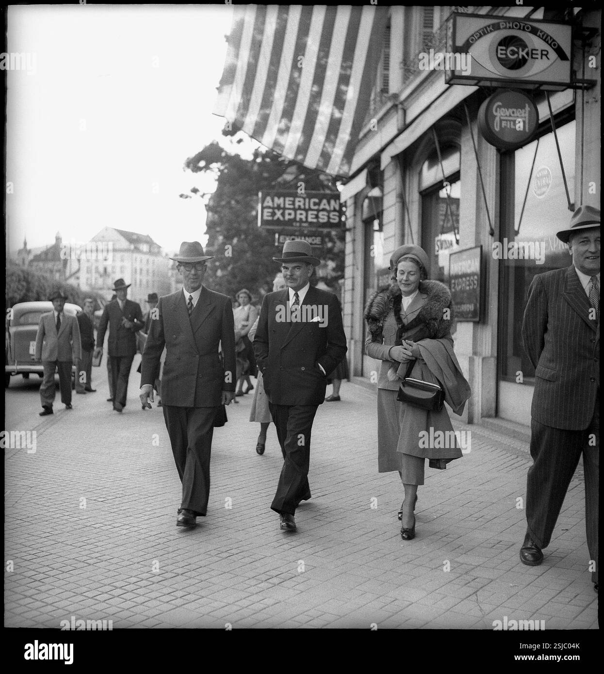 Thomas E. Dewey und seine Ehefrau in Luzern, 1949#Thomas E. Dewey and ...