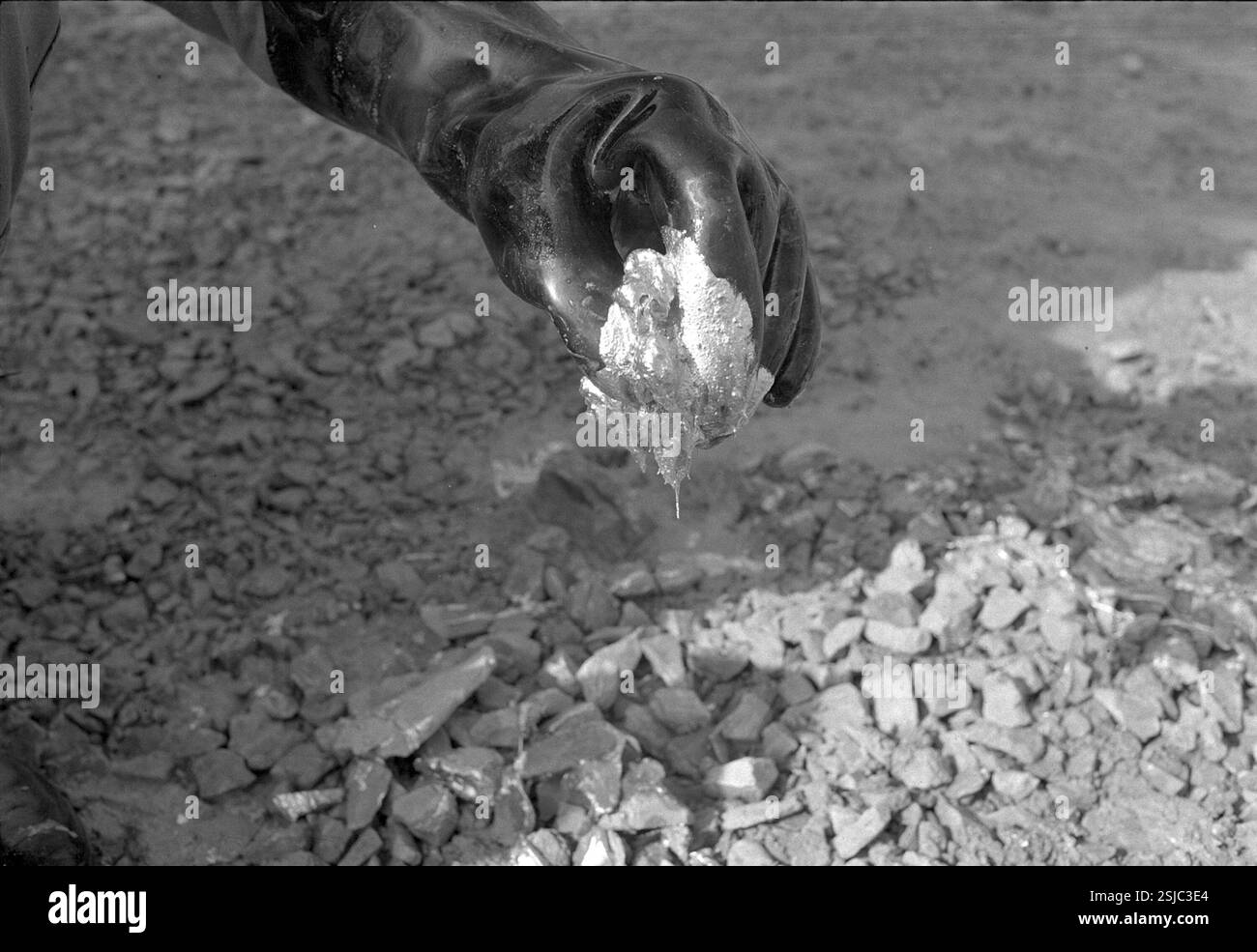 Sprengstoff- Schlamm "surry", Steinbruch Mellikon 1970#Explosive slurry ...