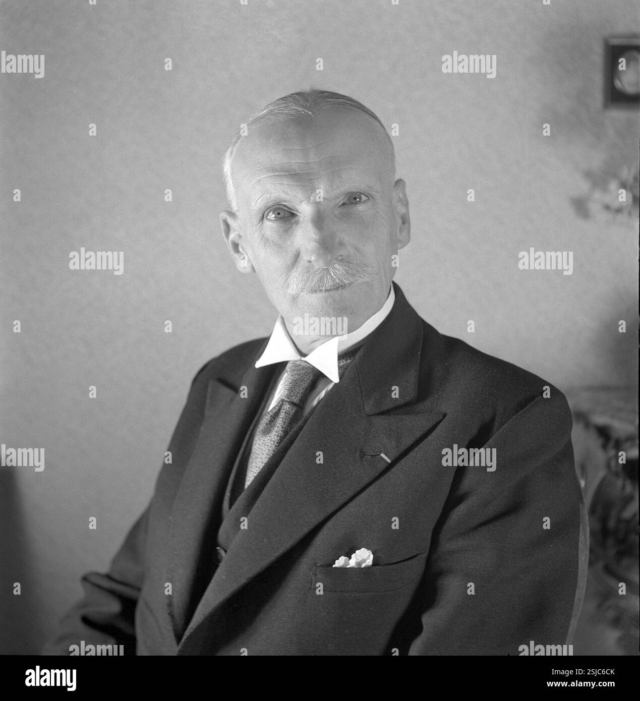 Gaston Castella, Rektor Universität Fribourg, um 1944#Gaston Castella ...