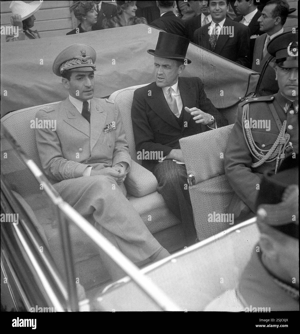 Staatsbesuch von Schah Reza Pahlavi, mit M. Petitpierre in Bern 1948# ...