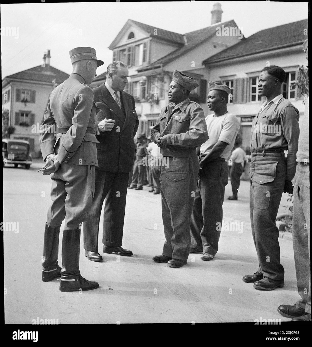 IKRK-Kommission besucht Internierungslager, 1944#Commission of the Red ...