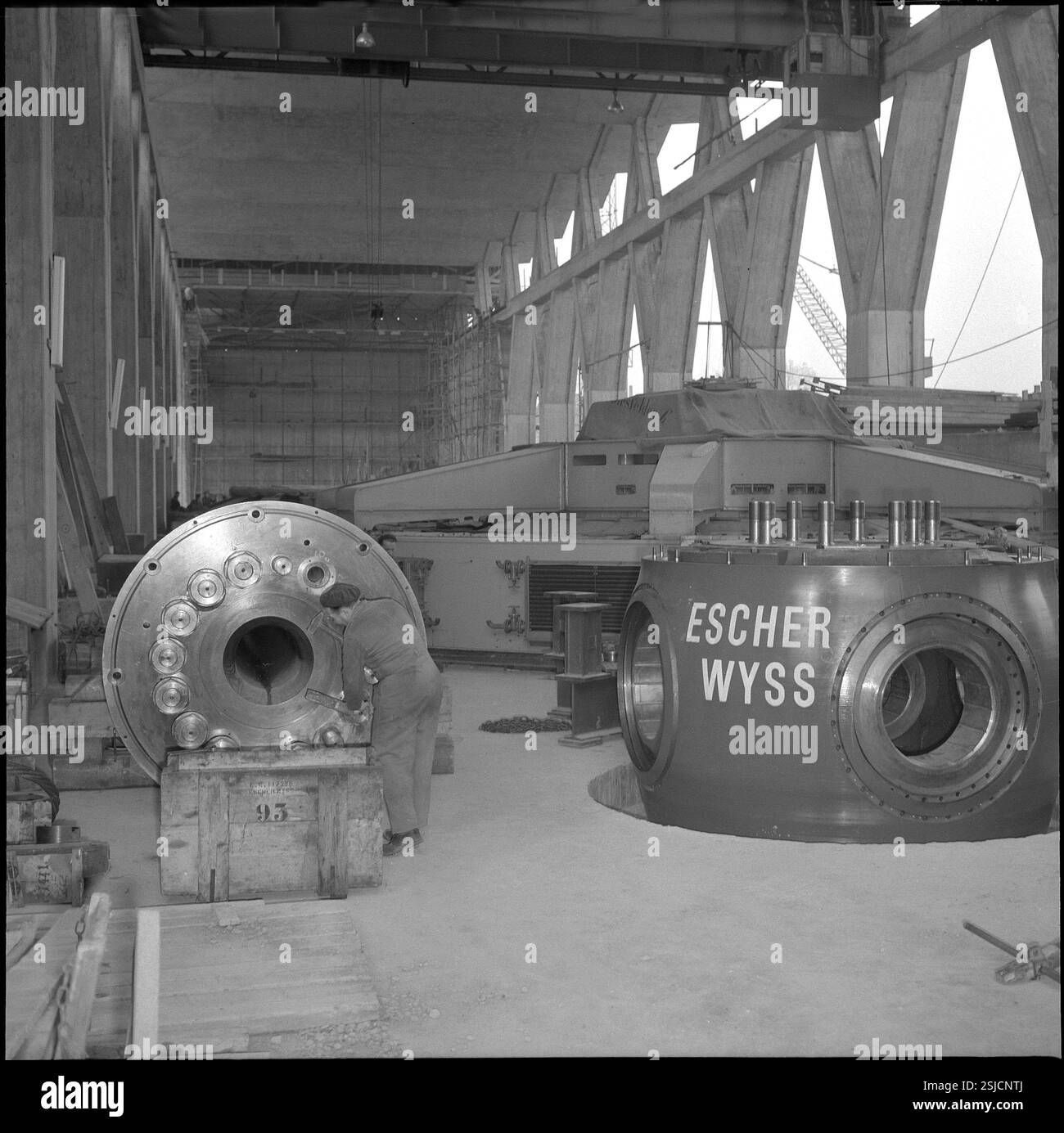 Turbinenhaus Kraftwerk Birsfelden im Bau 1954#Turbine room Birsfelden ...