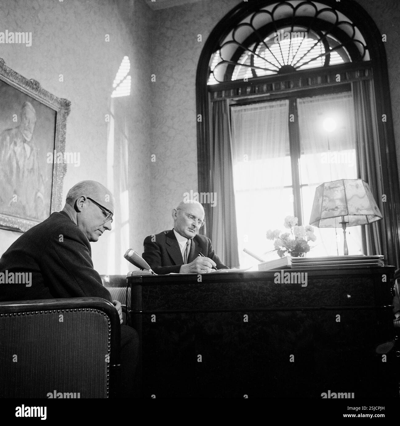 Friedrich Traugott Wahlen im TV-Interview 1959#Friedrich Traugott ...