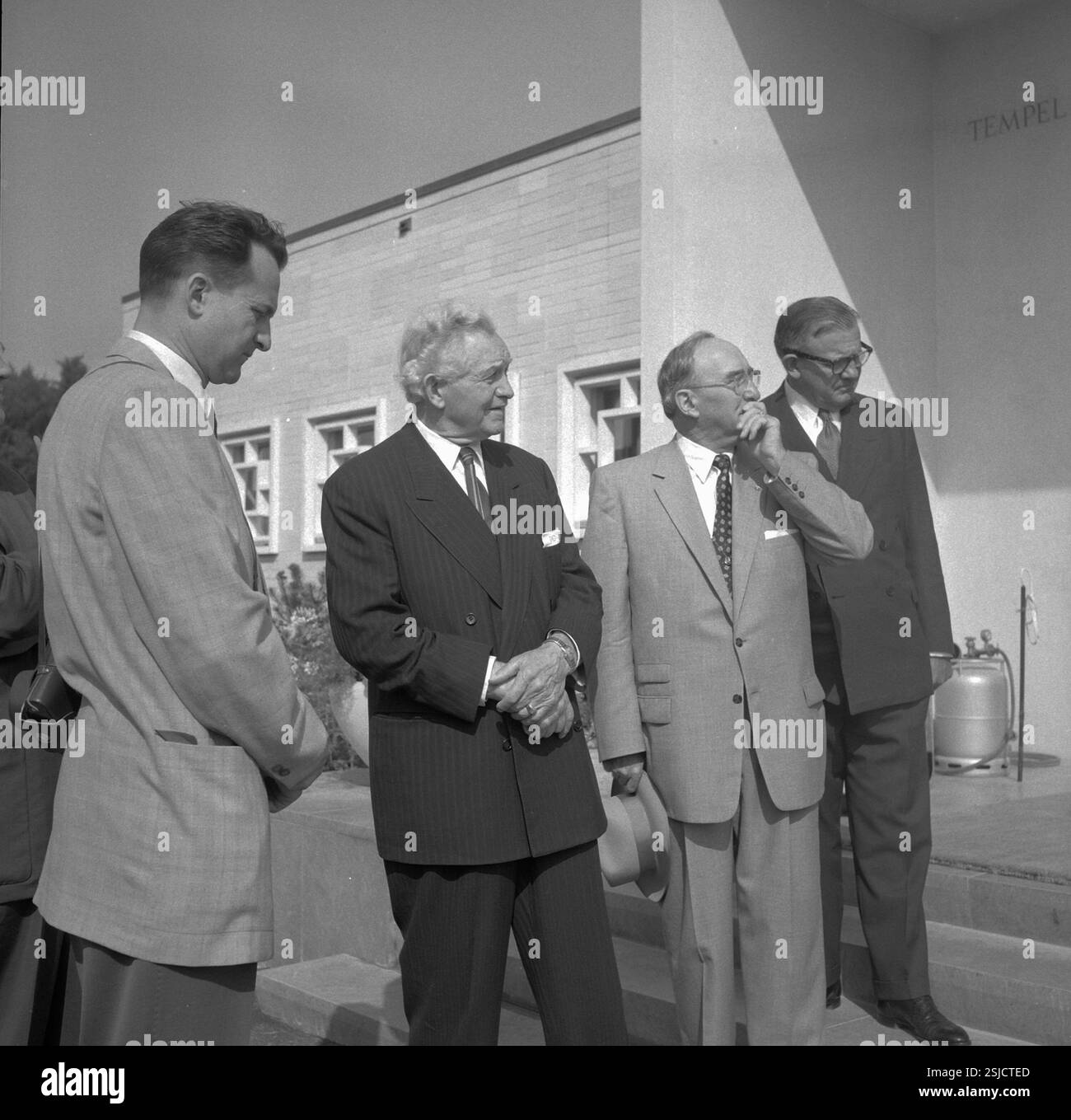 David McKay mit Otto Steiger, 1955#David McKay with Otto Steiger, 1955- RDB BY DUKAS Stock Photo ...