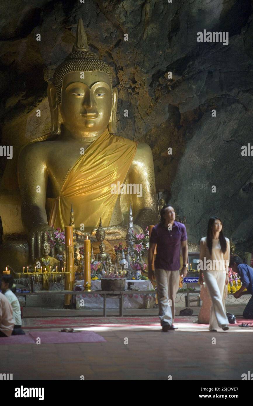 Bangkok Dangerous Year: 2008 - USA Directors: Oxide Pang and Danny Pang ...