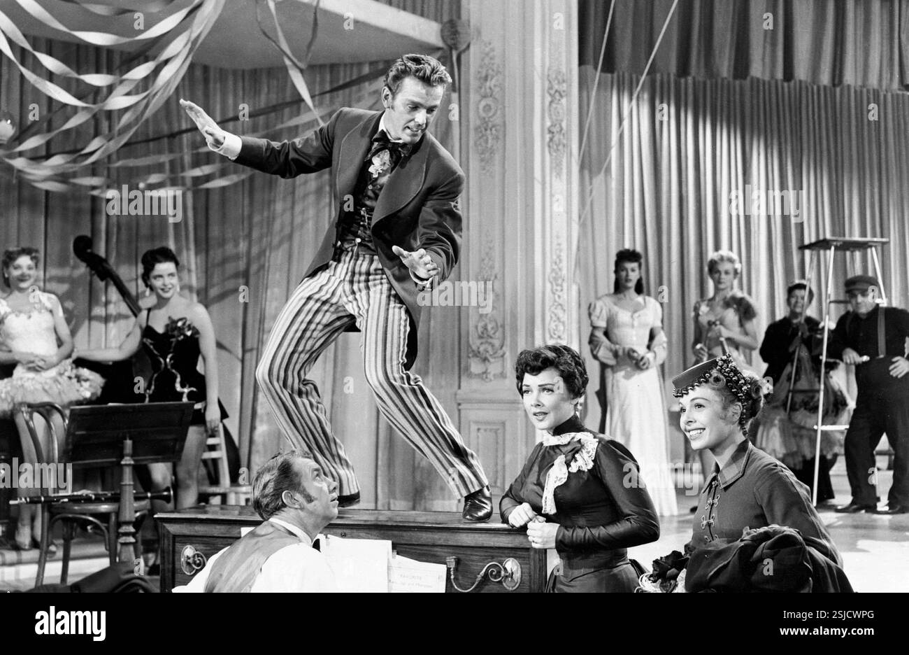 Show Boat Year : 1951 USA Director : George Sidney Gower Champion ...