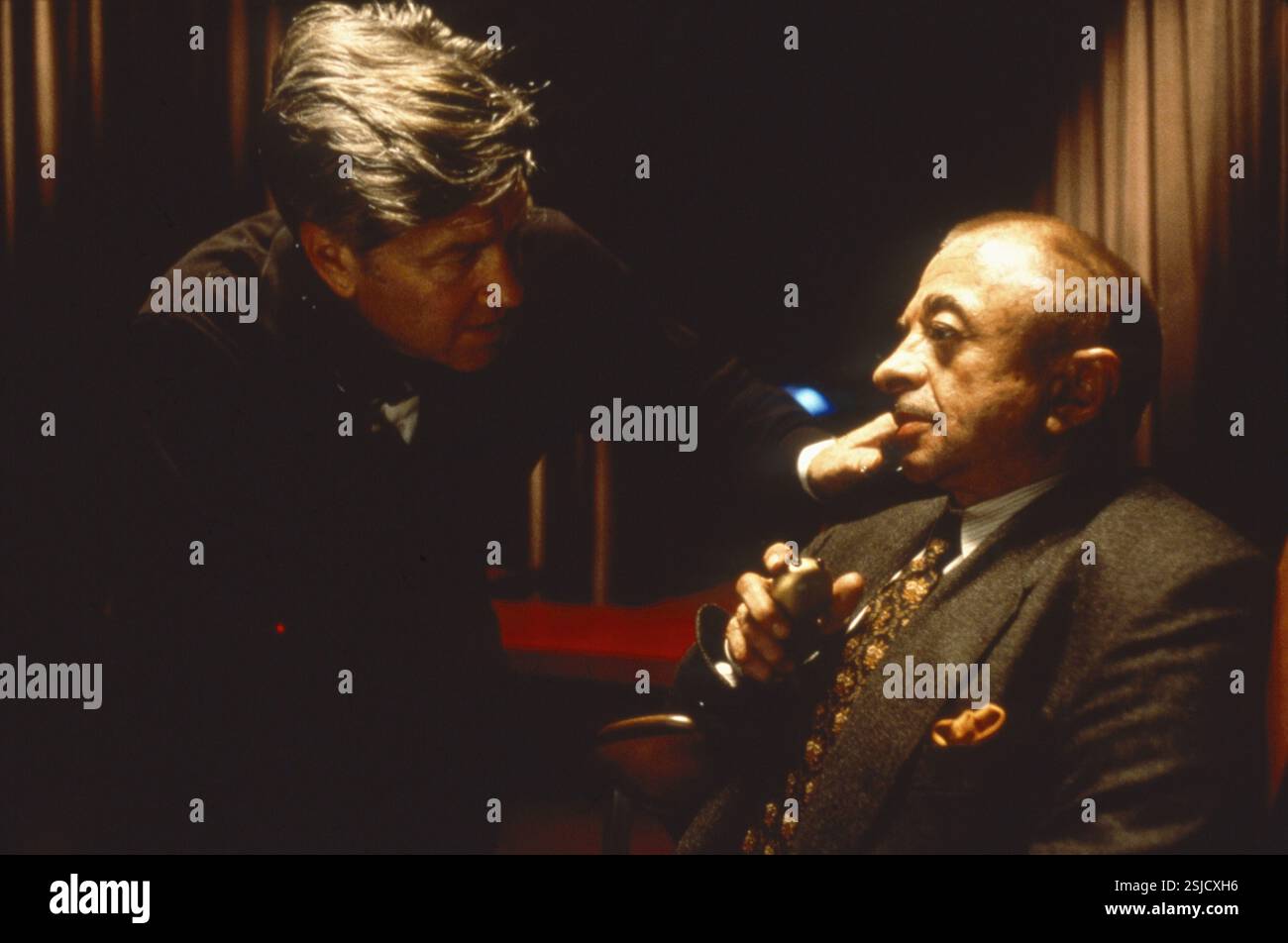 Mulholland Dr. Year : 2001 USA Director : David Lynch David Lynch ...