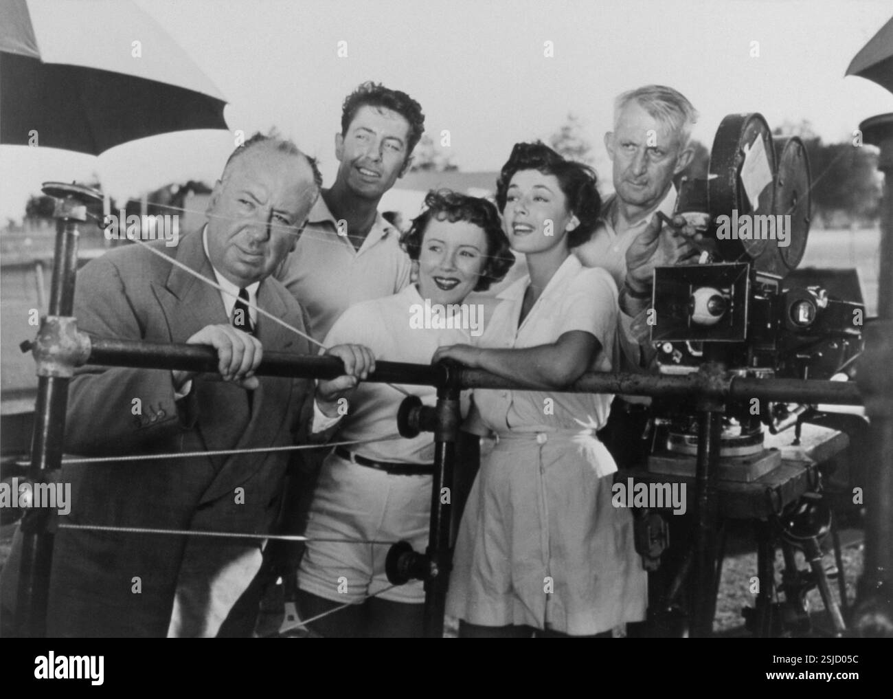 Strangers on a Train Year: 1951 USA Director: Alfred Hitchcock Alfred ...