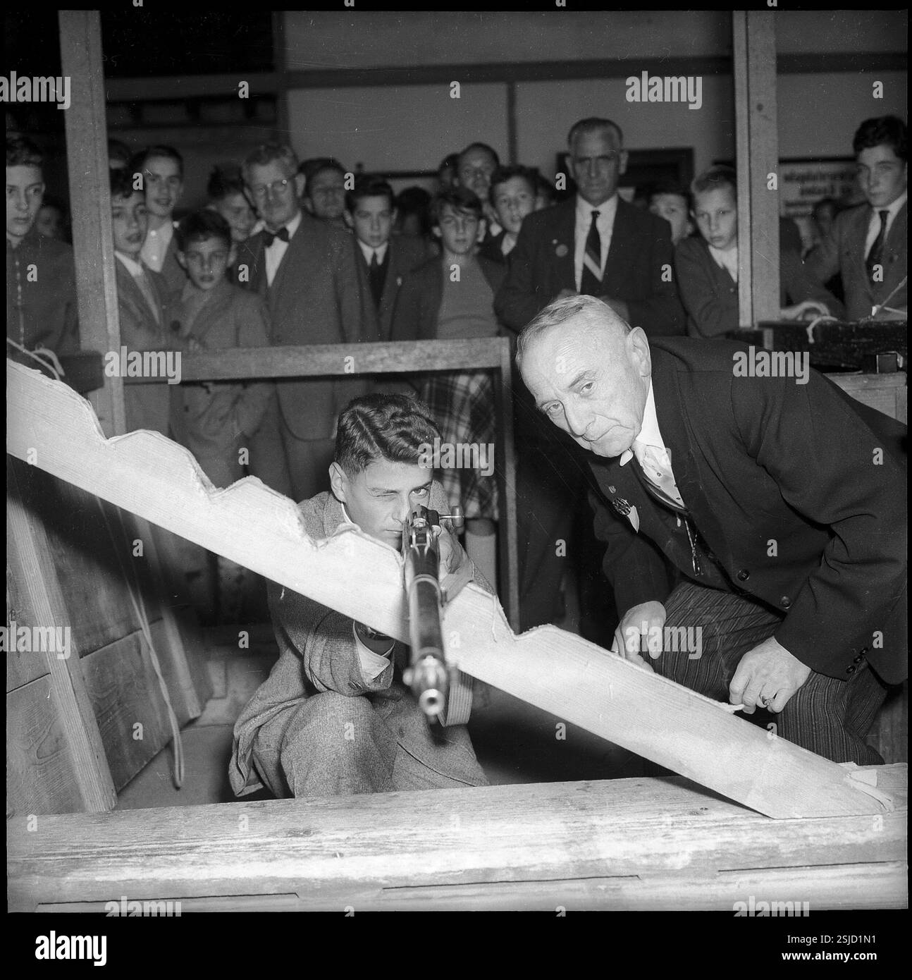 Knabenschiessen" in Zürich, 1954#Boy shooting competiton in Zürich ...