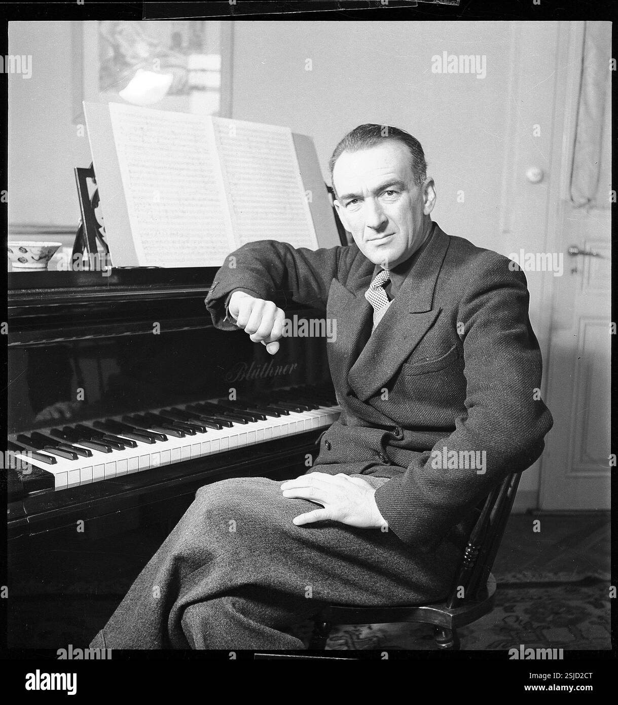 Jean Binet, Komponist um 1945#Jean Binet, composer around 1945- RDB BY ...