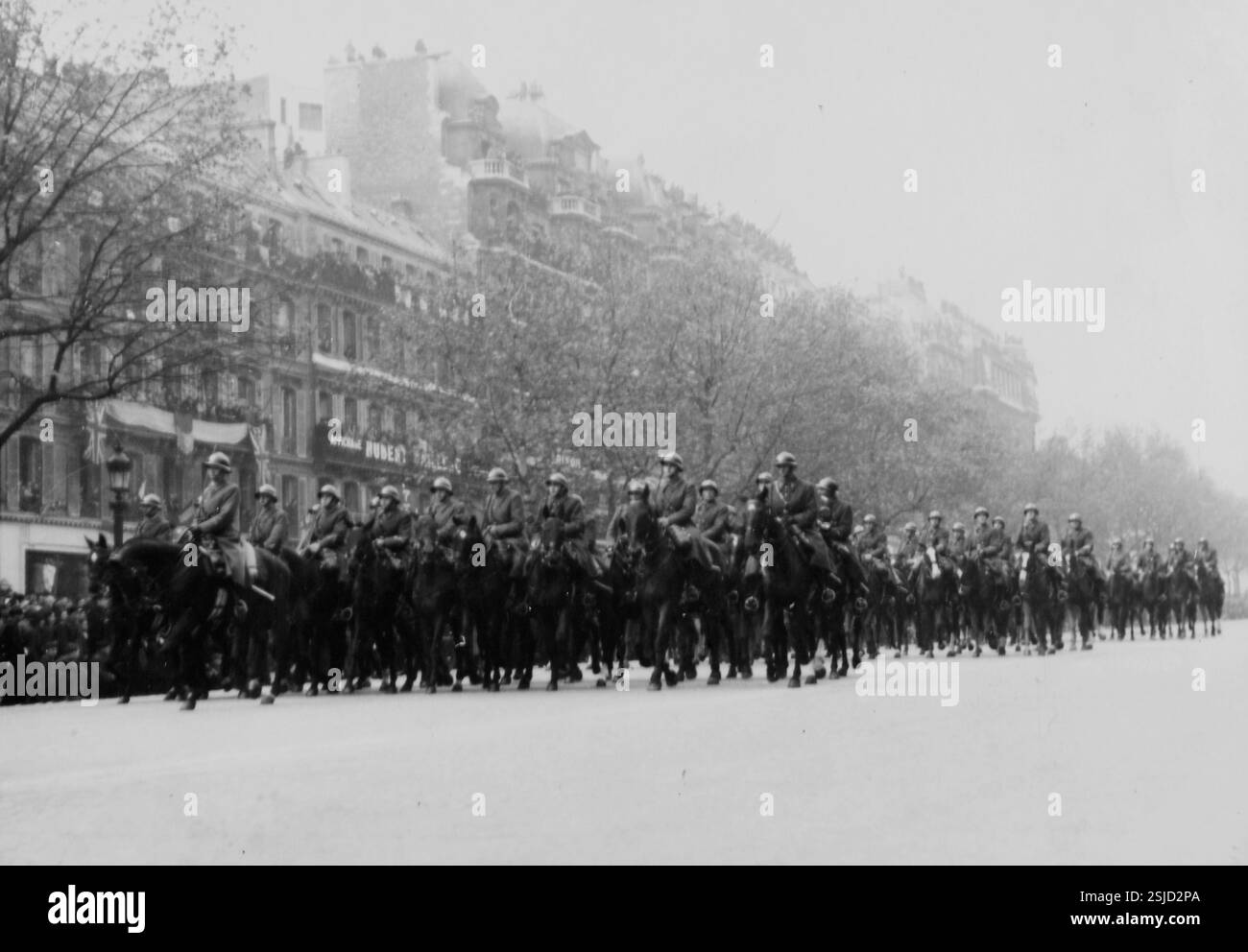 Paris, Siegesfeier, Truppenparade; 1945#Paris, celebration of victory ...
