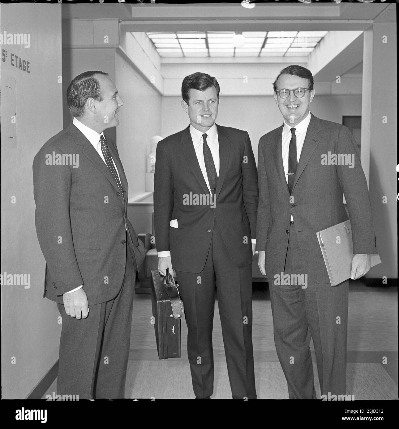 Sadruddin Aga Khan, Edward Kennedy und William J. vanden Heuvel, 1966# ...