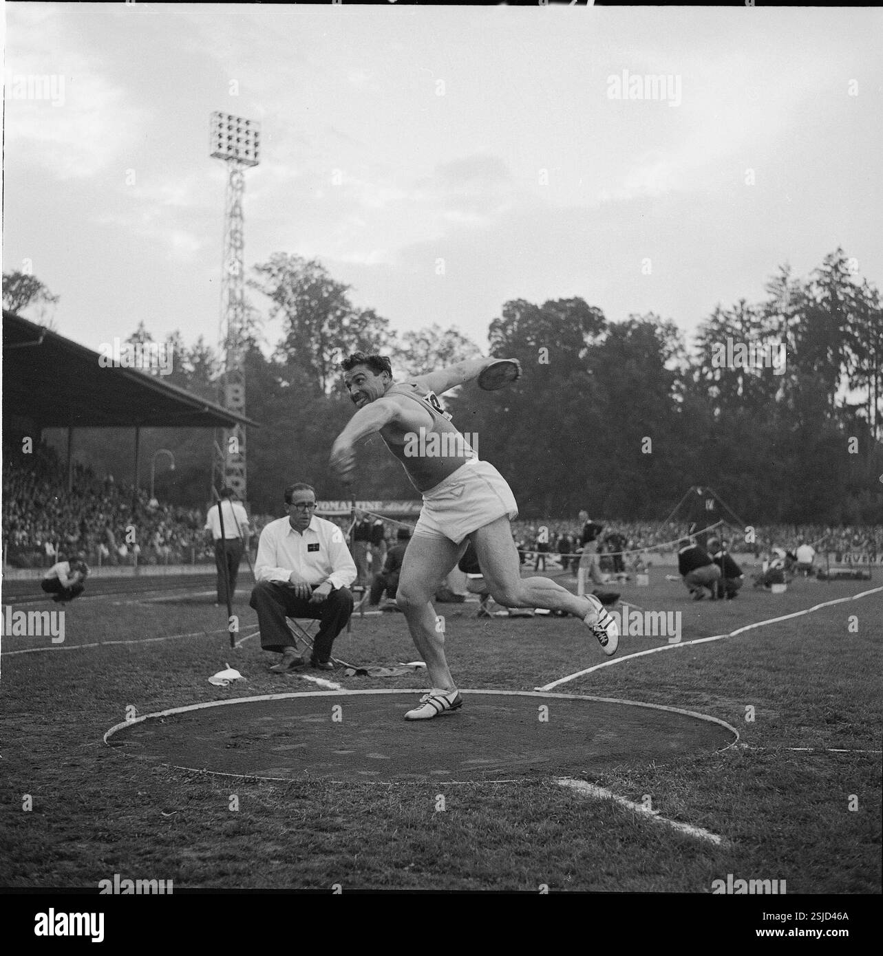 Adolfo Consolini, Diskuswerfer, 1946#Adolfo Consolini, discus thrower ...