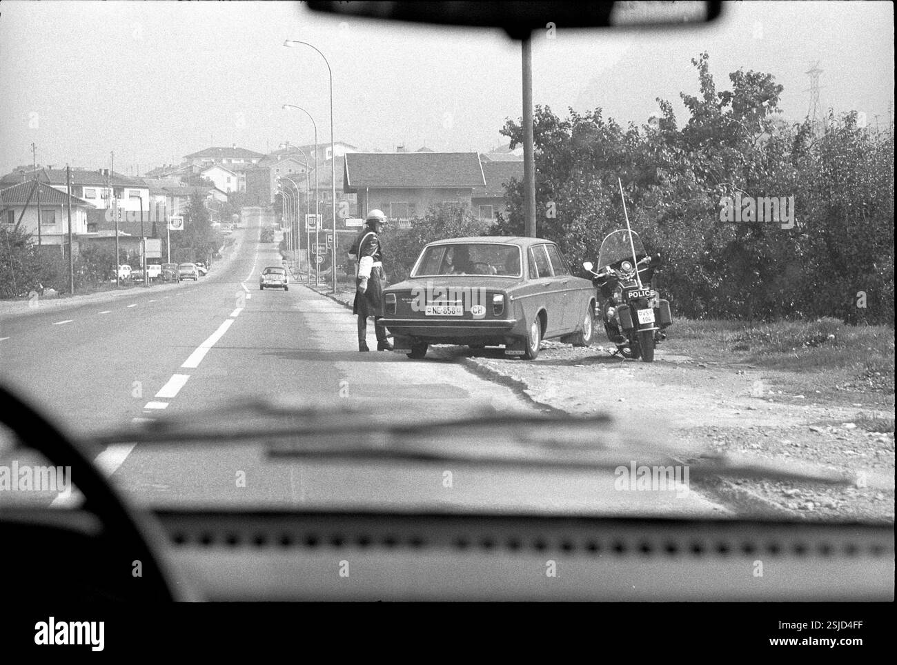 Polizei-Streife im Kanton Wallis, 1971#Police patrol in the canton of ...